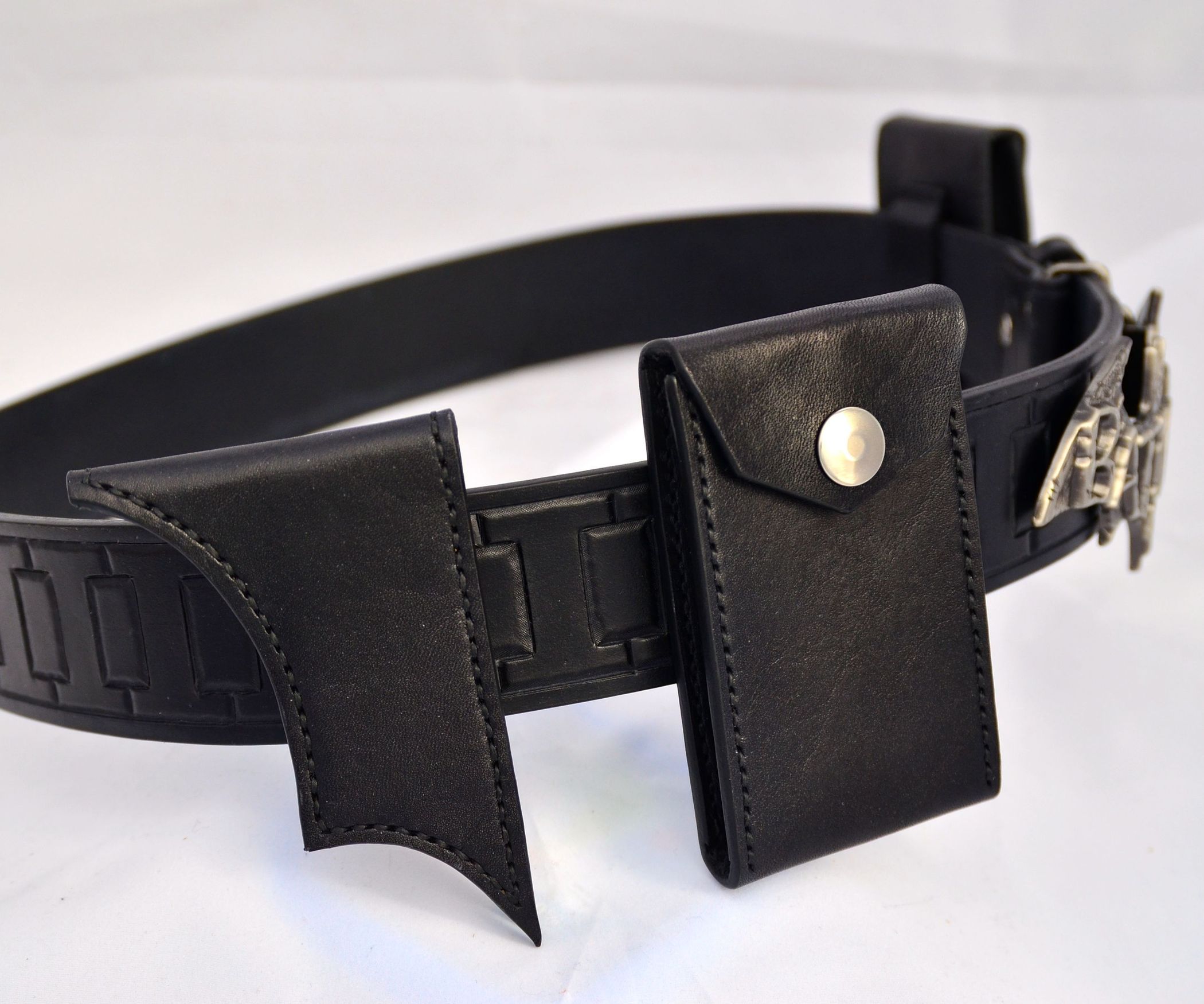 How to Make a Batman Utility Belt : 7 Steps (with Pictures) - Instructables