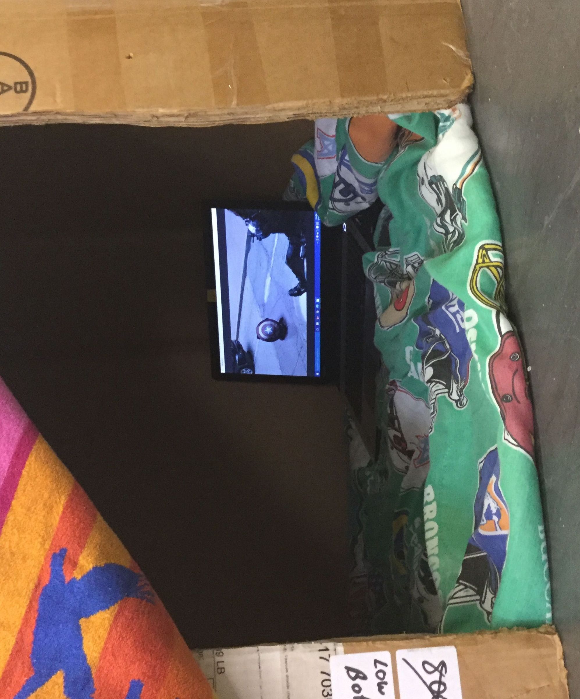 Single Box-box Fort : 5 Steps - Instructables