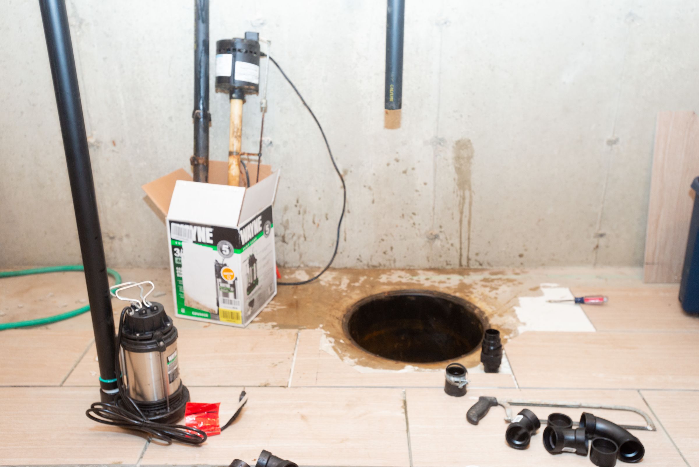 How to Replace a Sump Pump : 8 Steps - Instructables