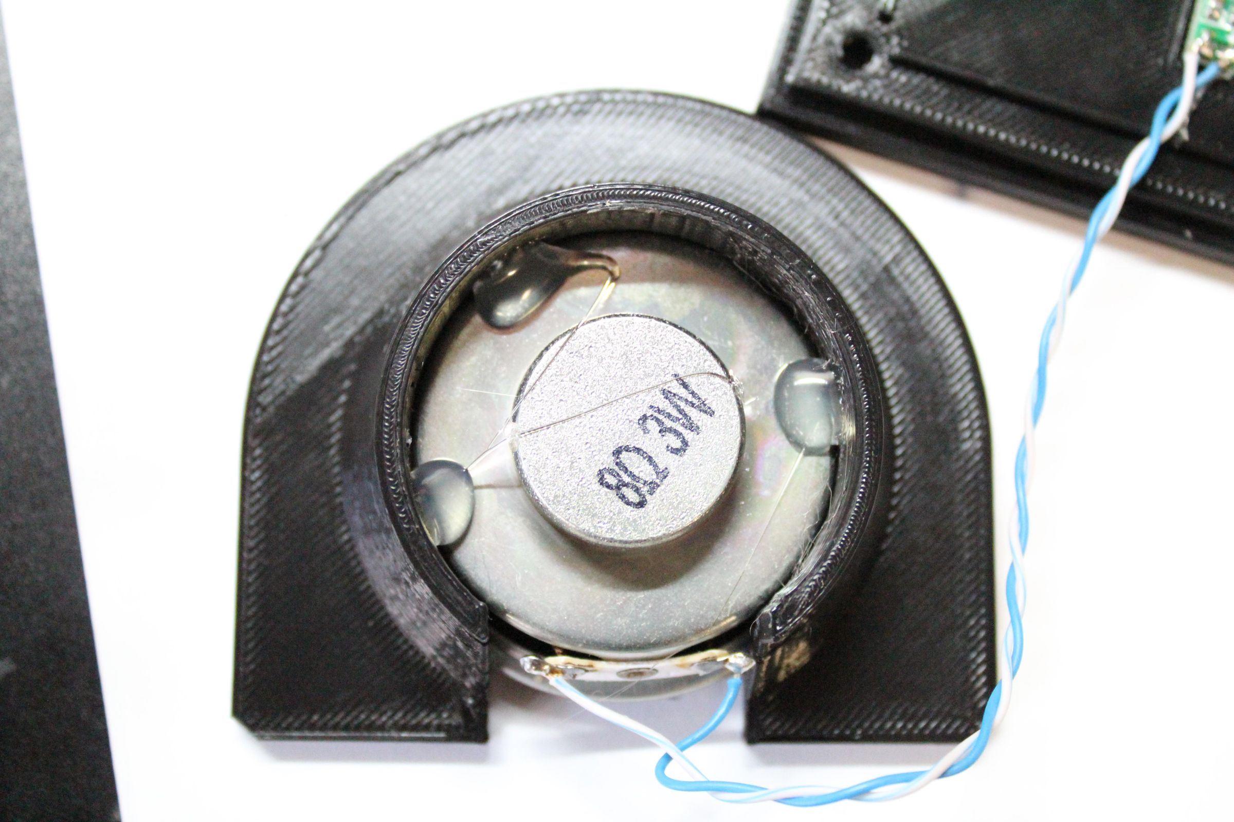 Retro Battery Powered Bluetooth Speaker : 10 Steps (with Pictures ...