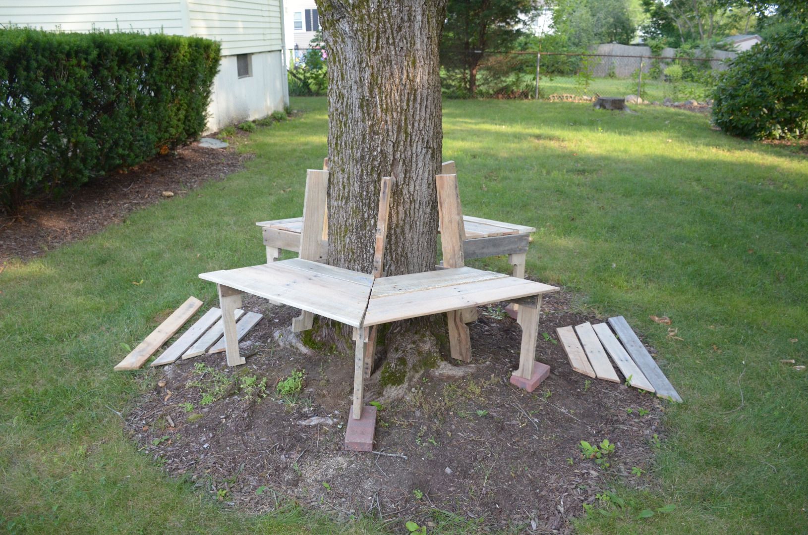 DIY Hexagonal Tree Bench From Wood Pallets - 100% Pallet Wood : 12 ...