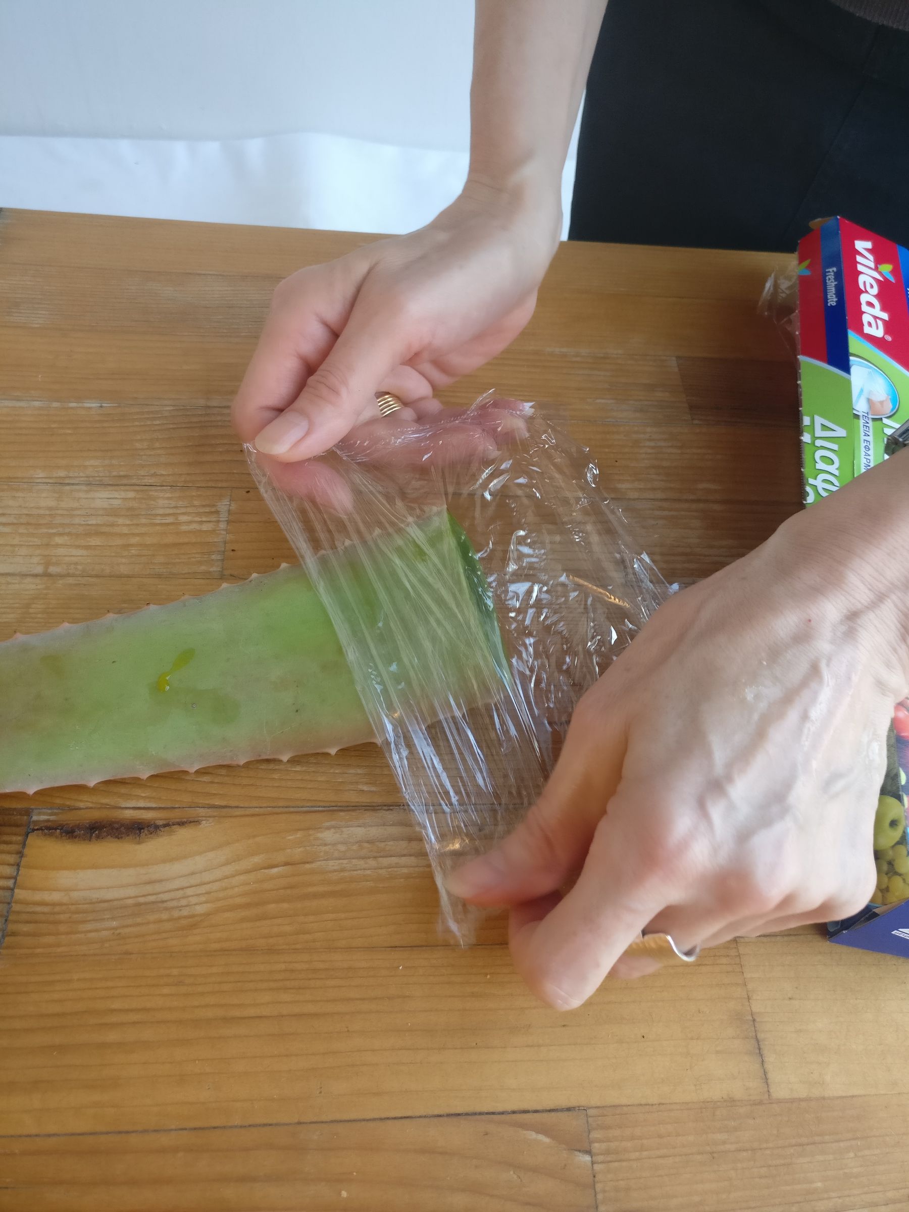 100% Pure Aloe Vera Beauty Mask : 10 Steps (with Pictures) - Instructables