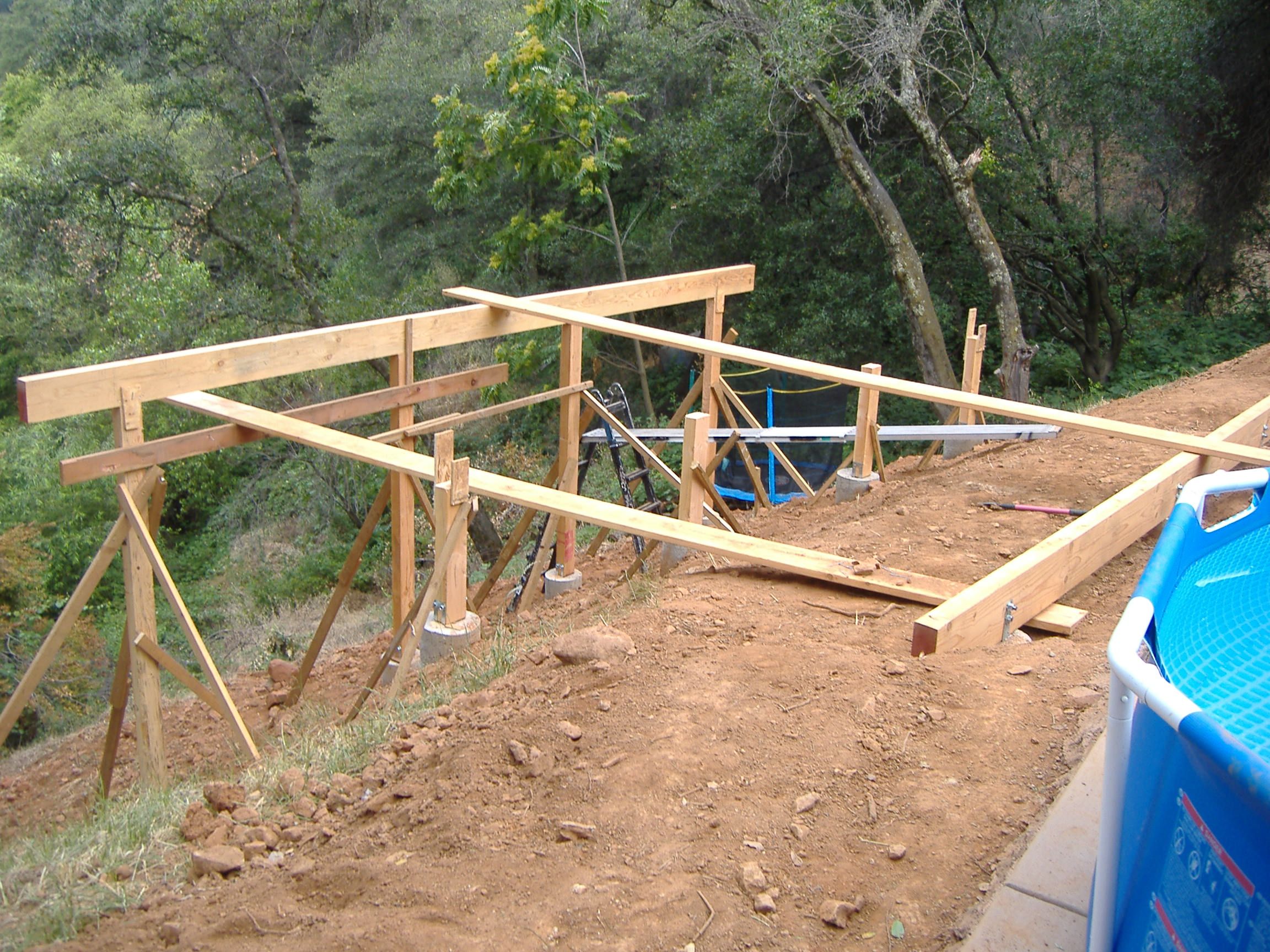 Building a 24' X 20' Deck on Steep Slope : 5 Steps (with Pictures ...