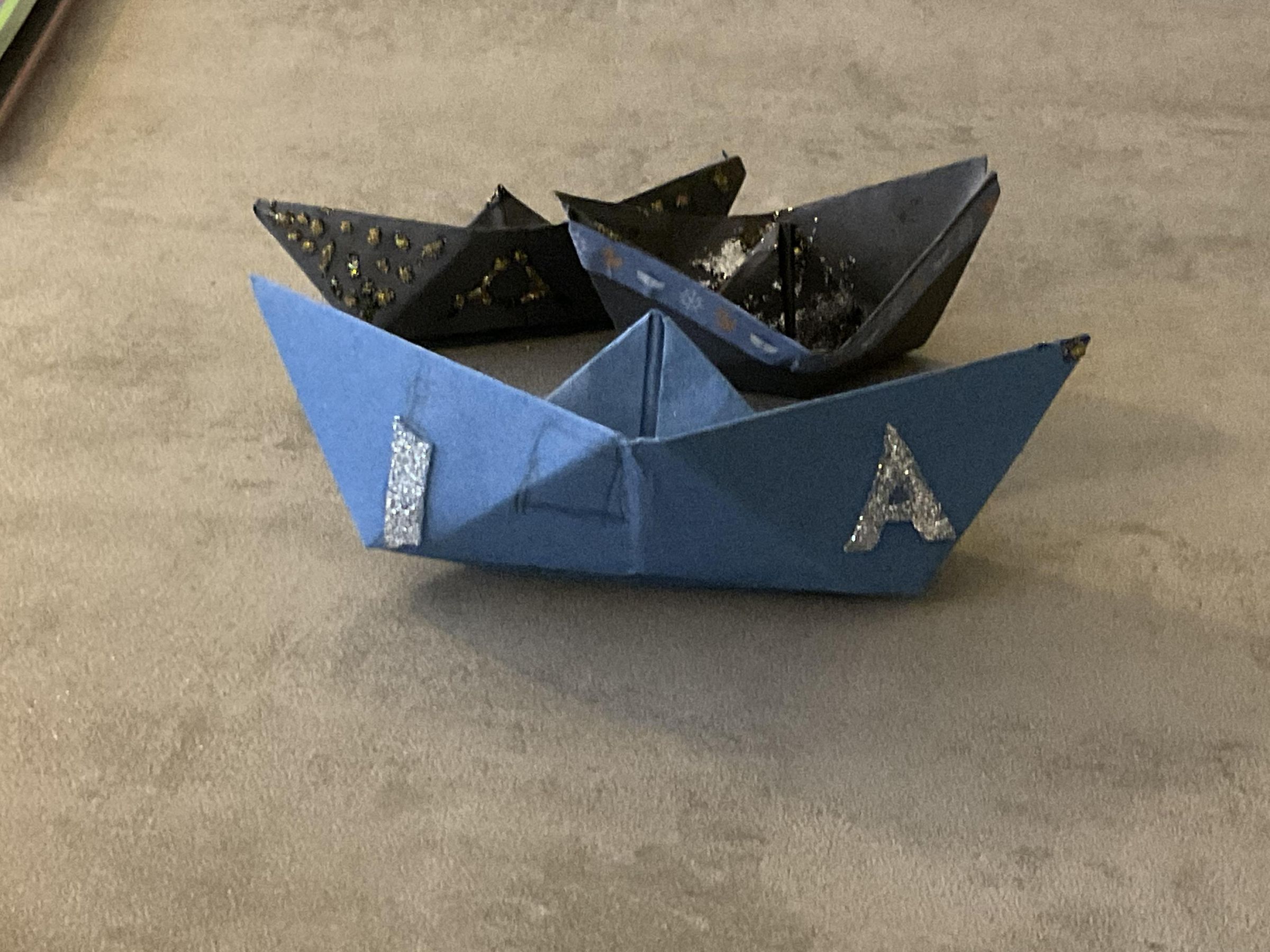 How to Make a Paper Boat : 10 Steps - Instructables
