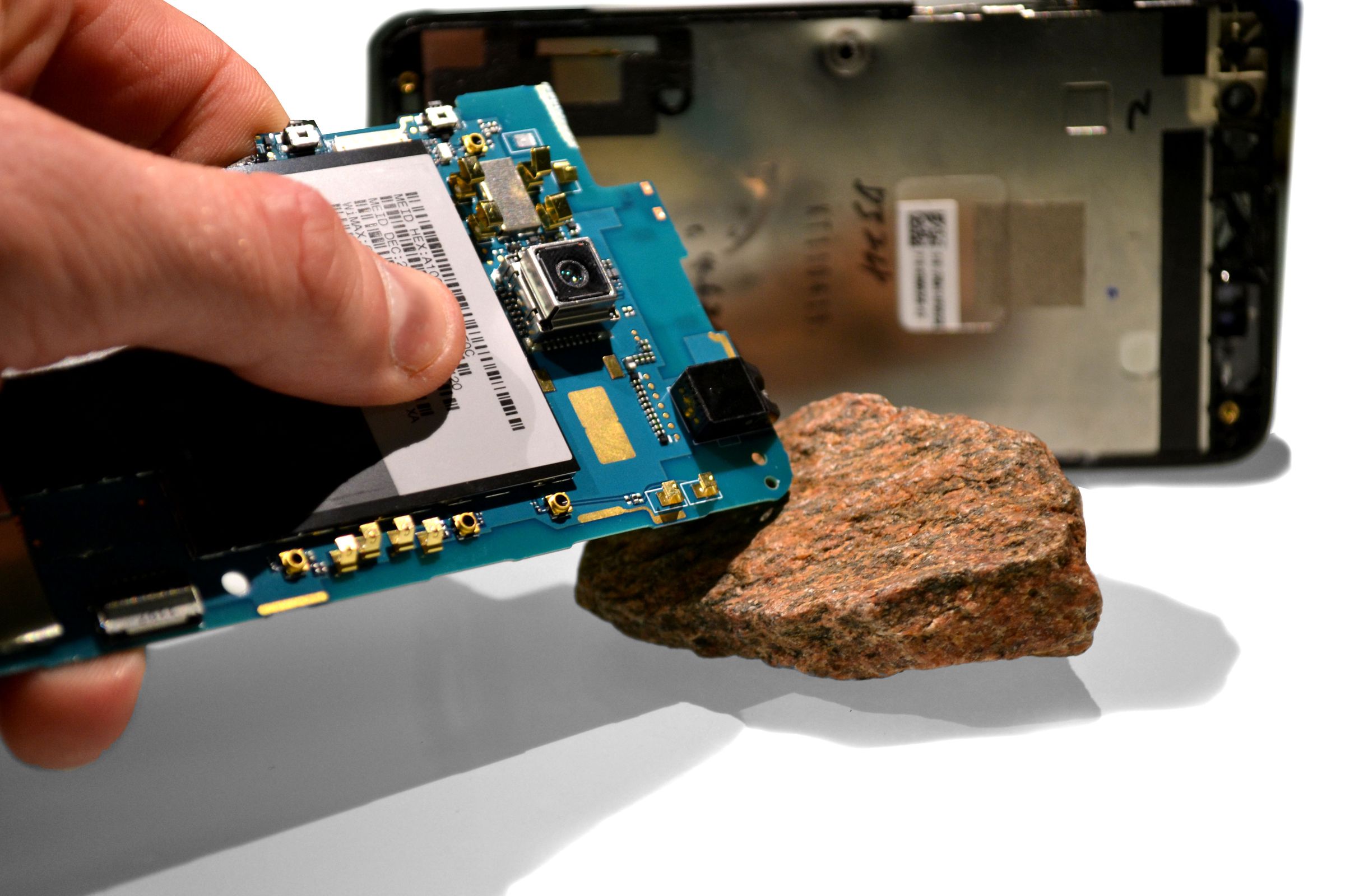 How to Turn Your Mobile Phone Into a Survival Tool : 5 Steps (with ...