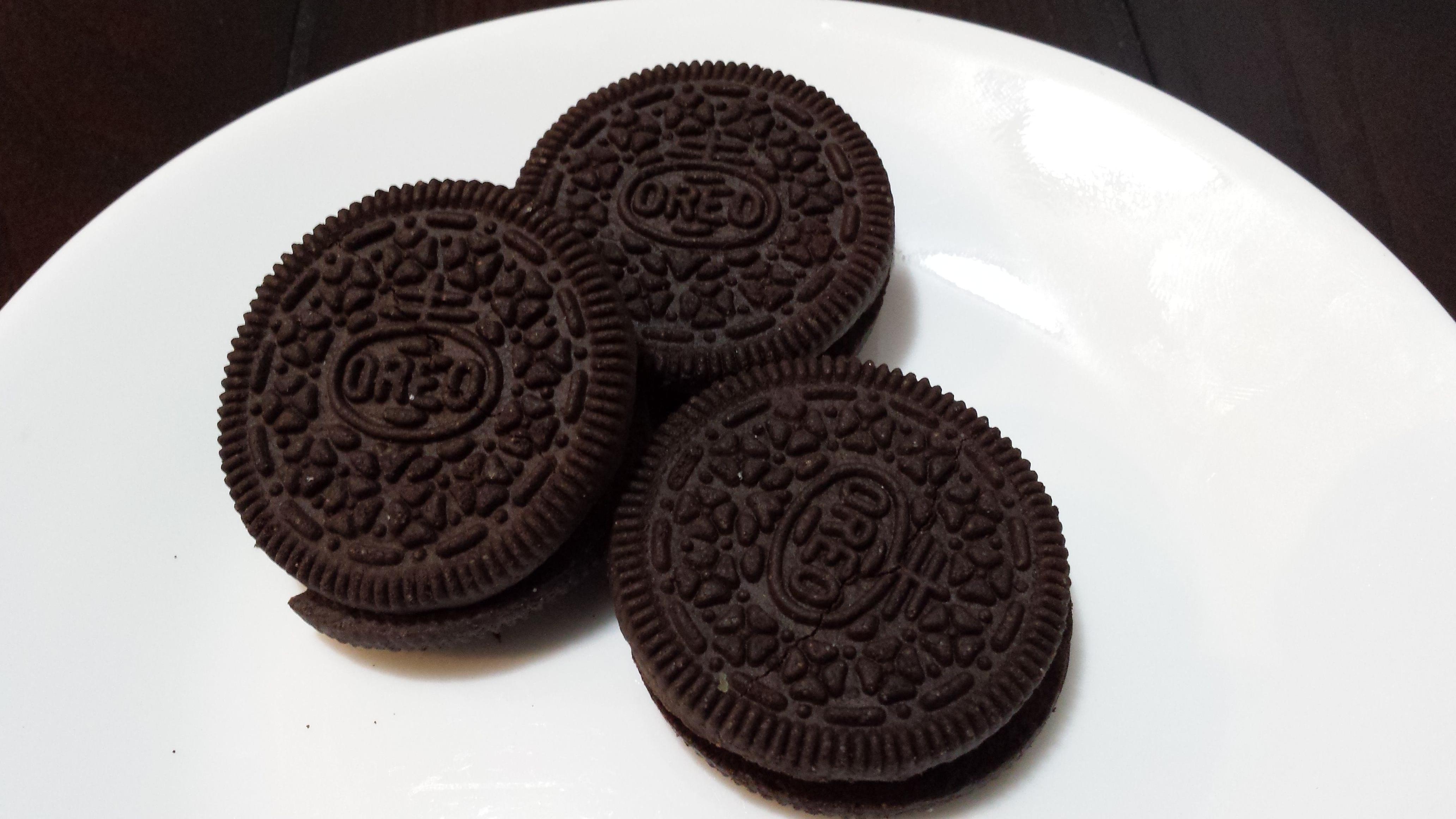 The Best Way to Eat an Oreo - Instructables