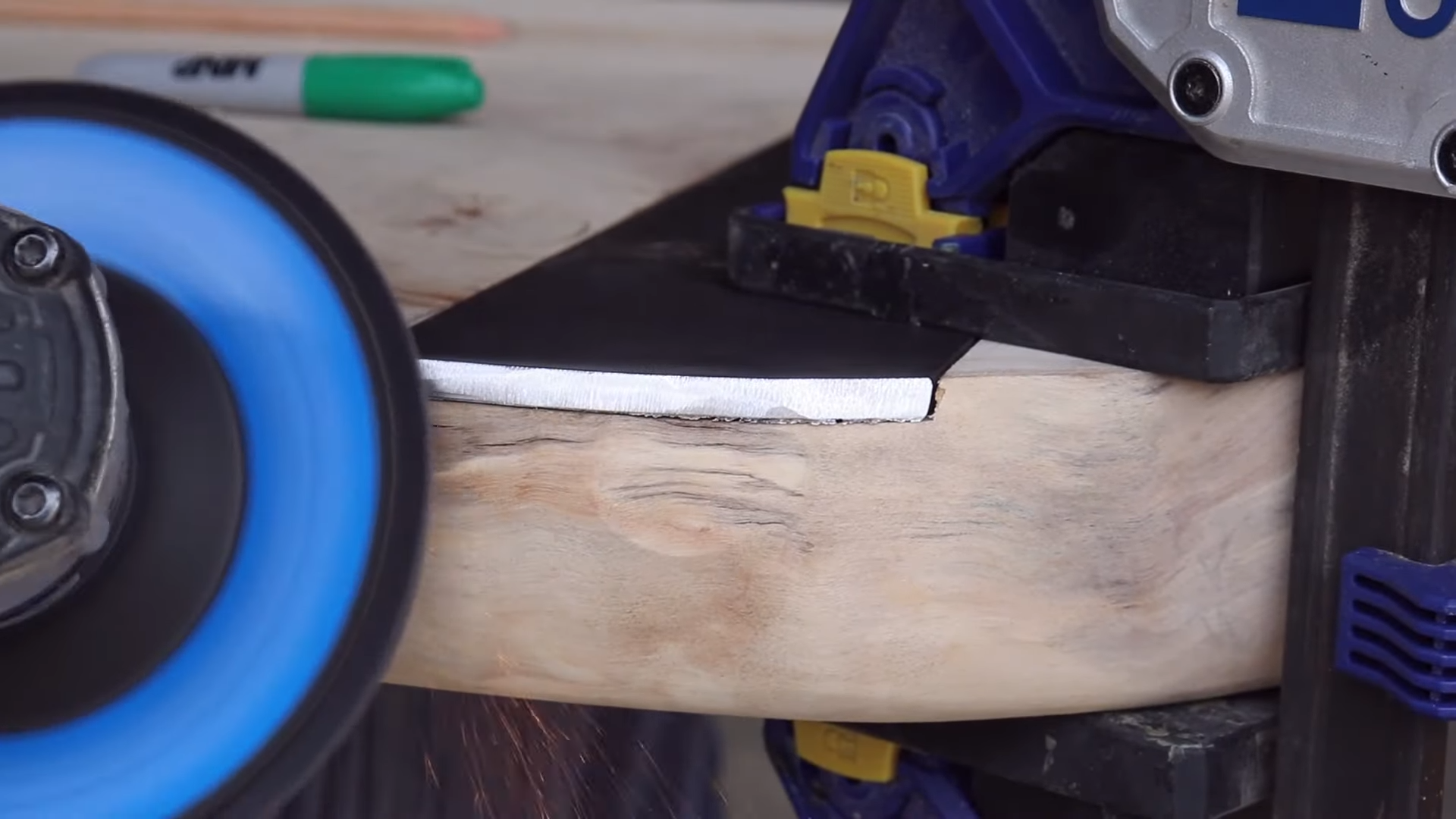 Live Edge Desk : 9 Steps (with Pictures) - Instructables