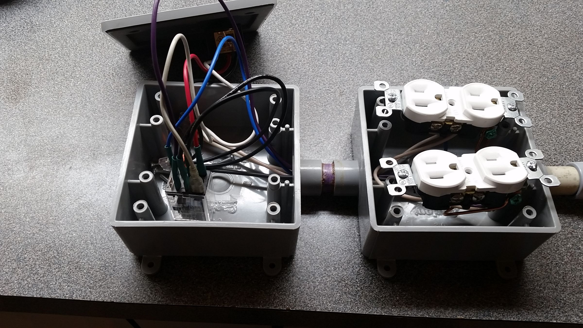 Photo Sensor Controlled Outlet (turns on or Off at Daylight or Nightime ...