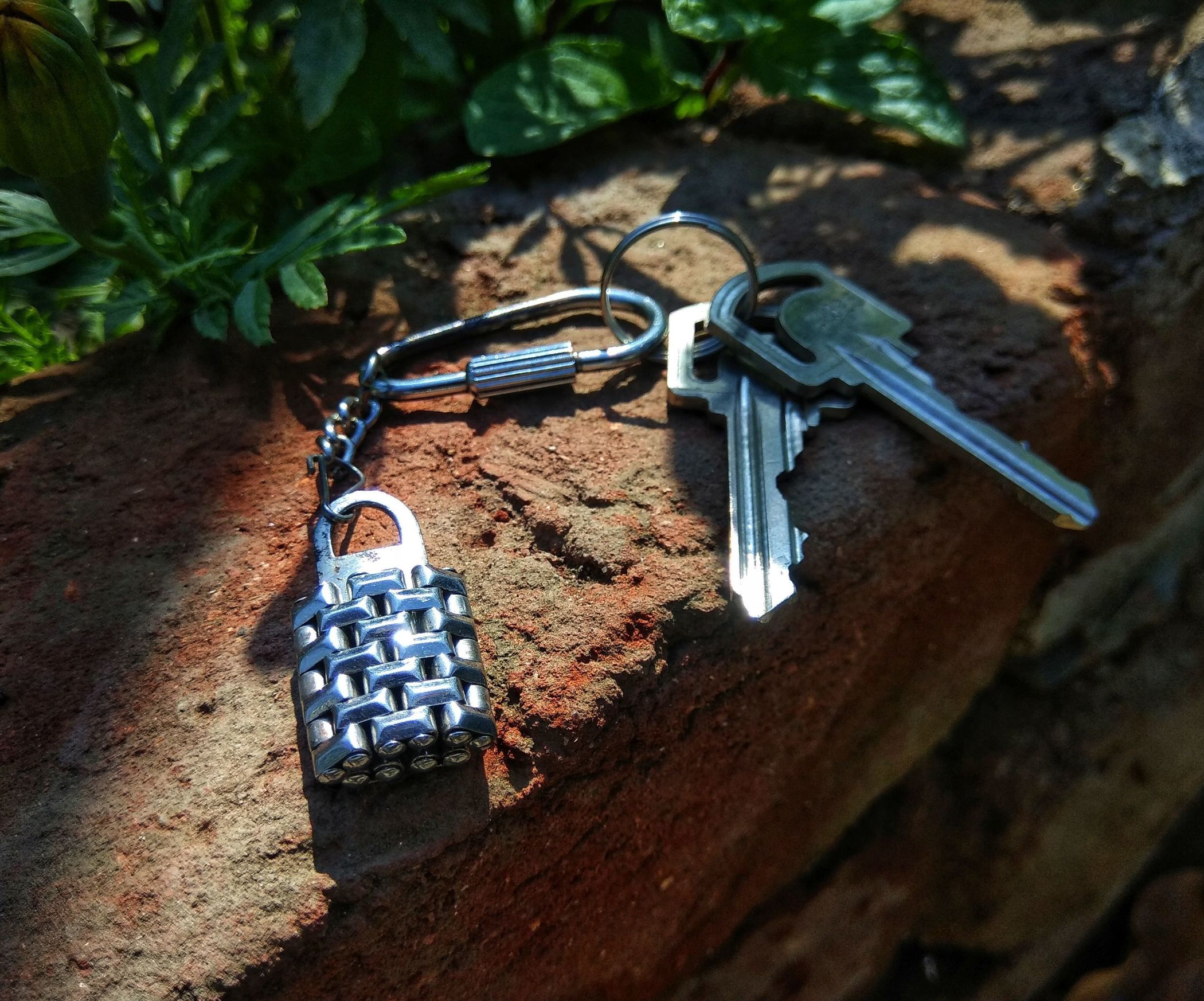 Make Cool Looking Keychain for Your Keys : 6 Steps - Instructables