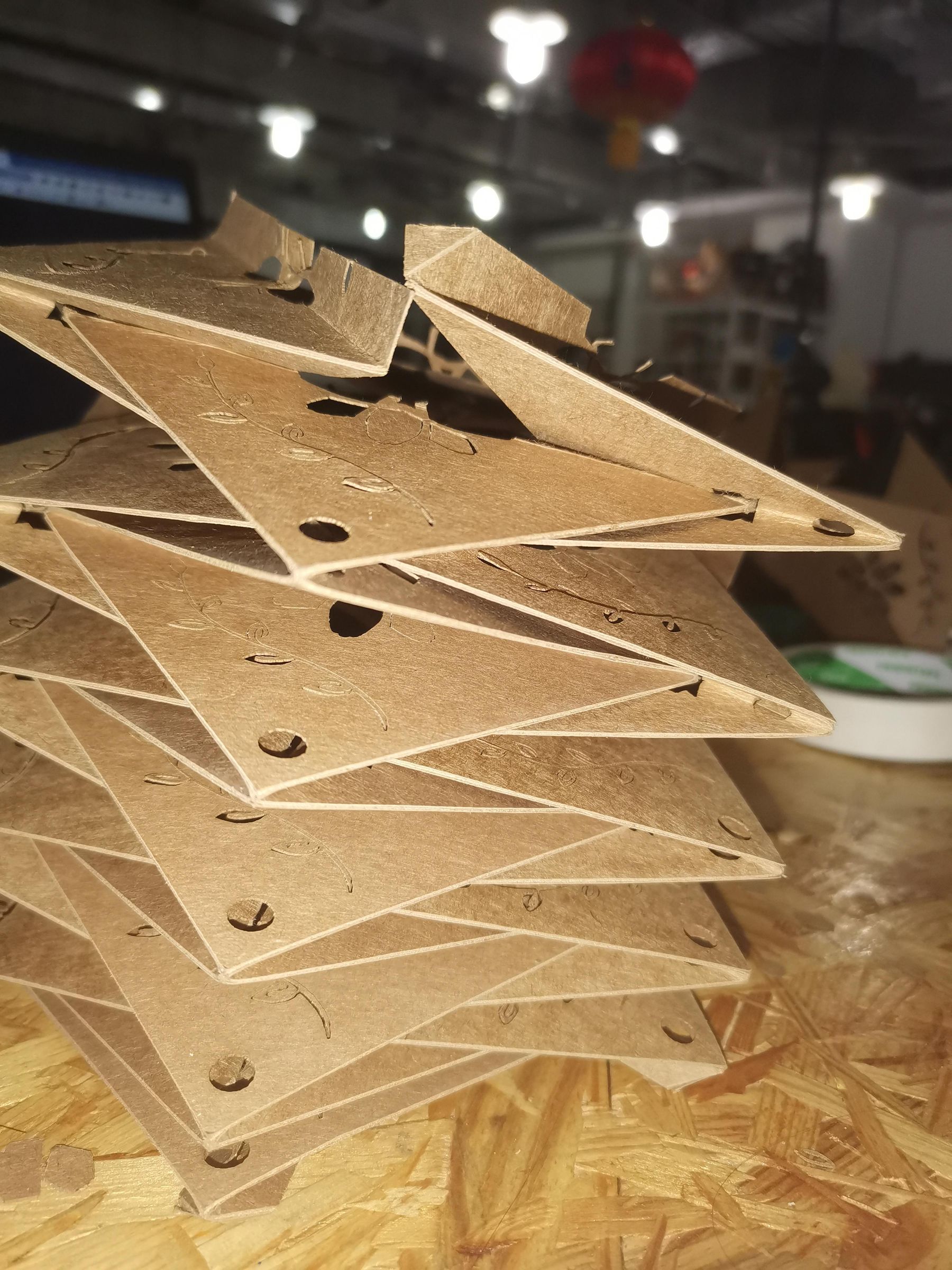 Hanging Foldable Lampshade! : 8 Steps (with Pictures) - Instructables