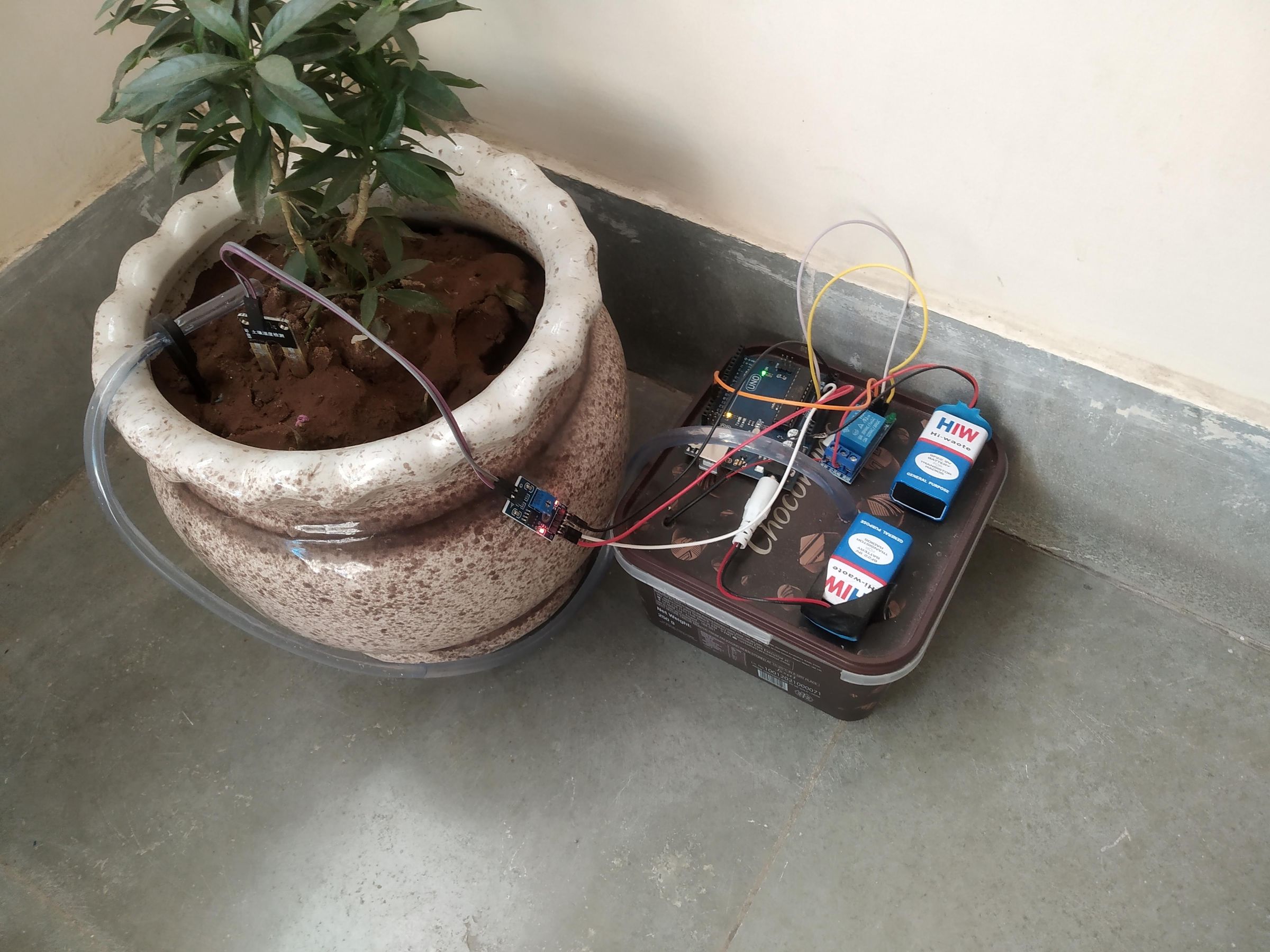Self Watering Pot : 3 Steps - Instructables