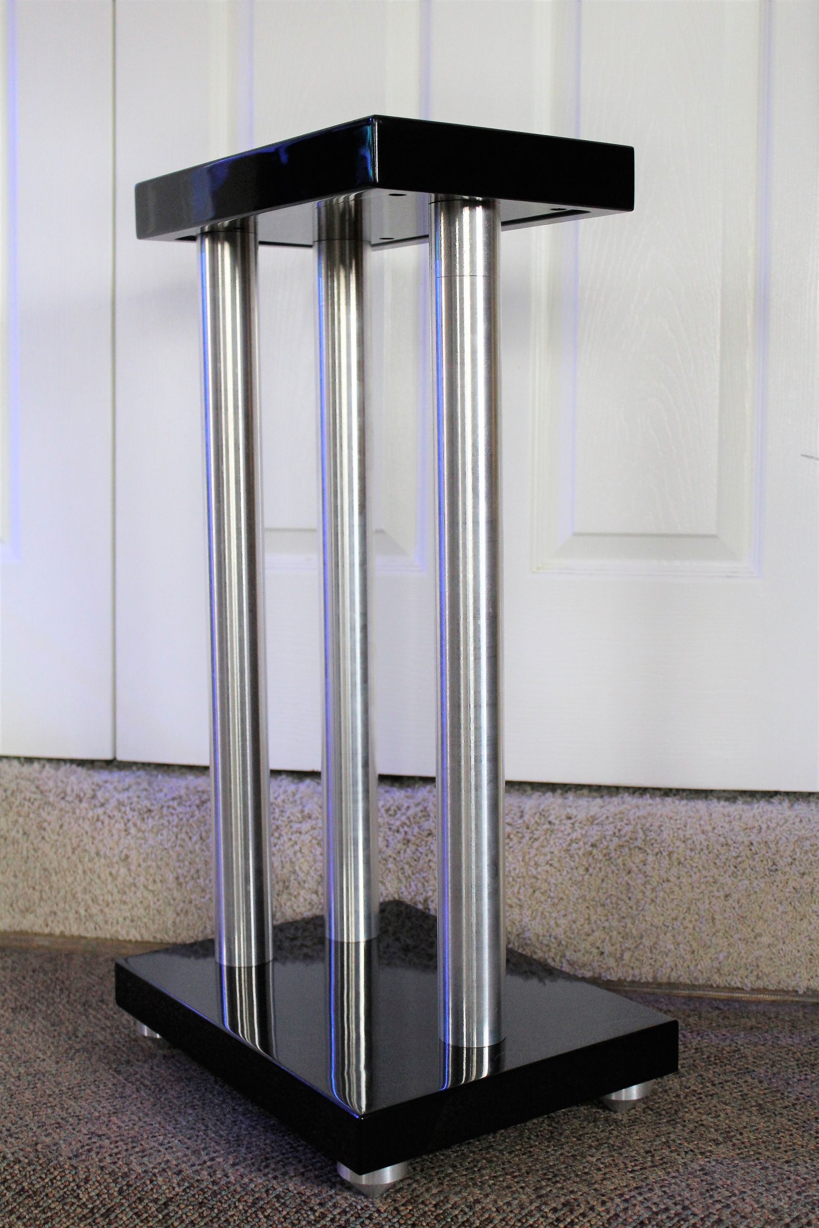 Modern Speaker Stands : 8 Steps (with Pictures) - Instructables