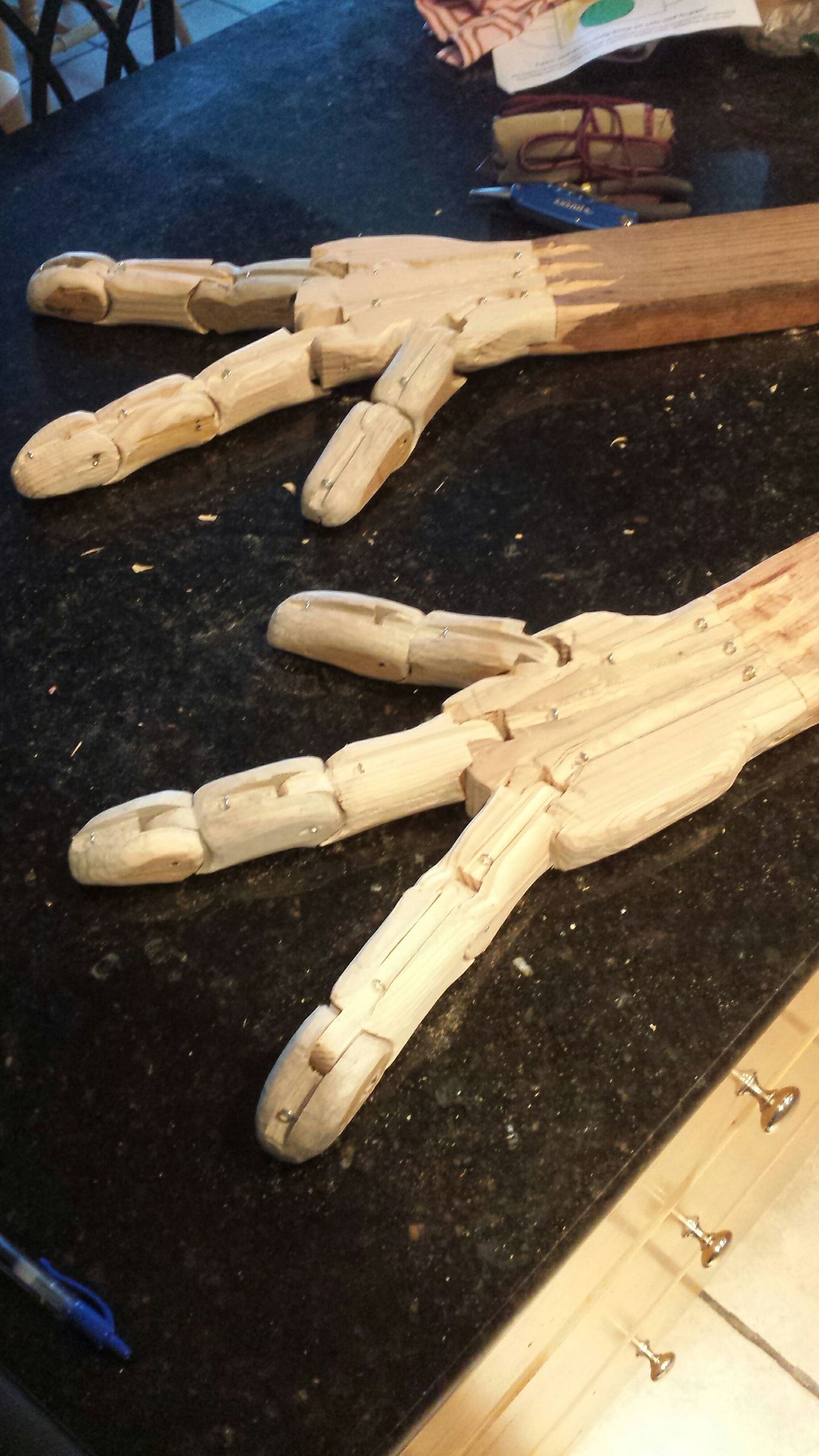 Mechanical Monster Hands : 12 Steps (with Pictures) - Instructables