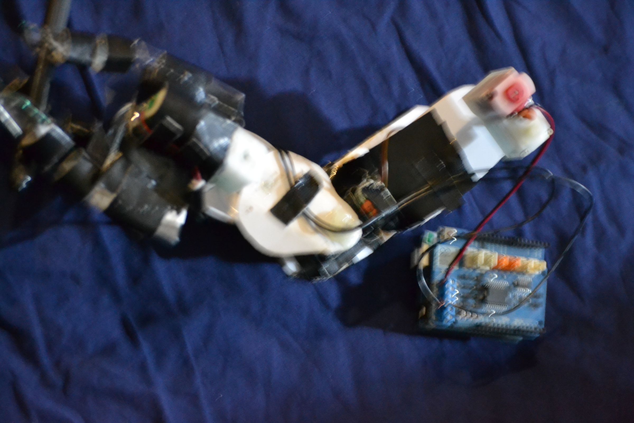Three Fingered Arduino Robotic Arm - Instructables