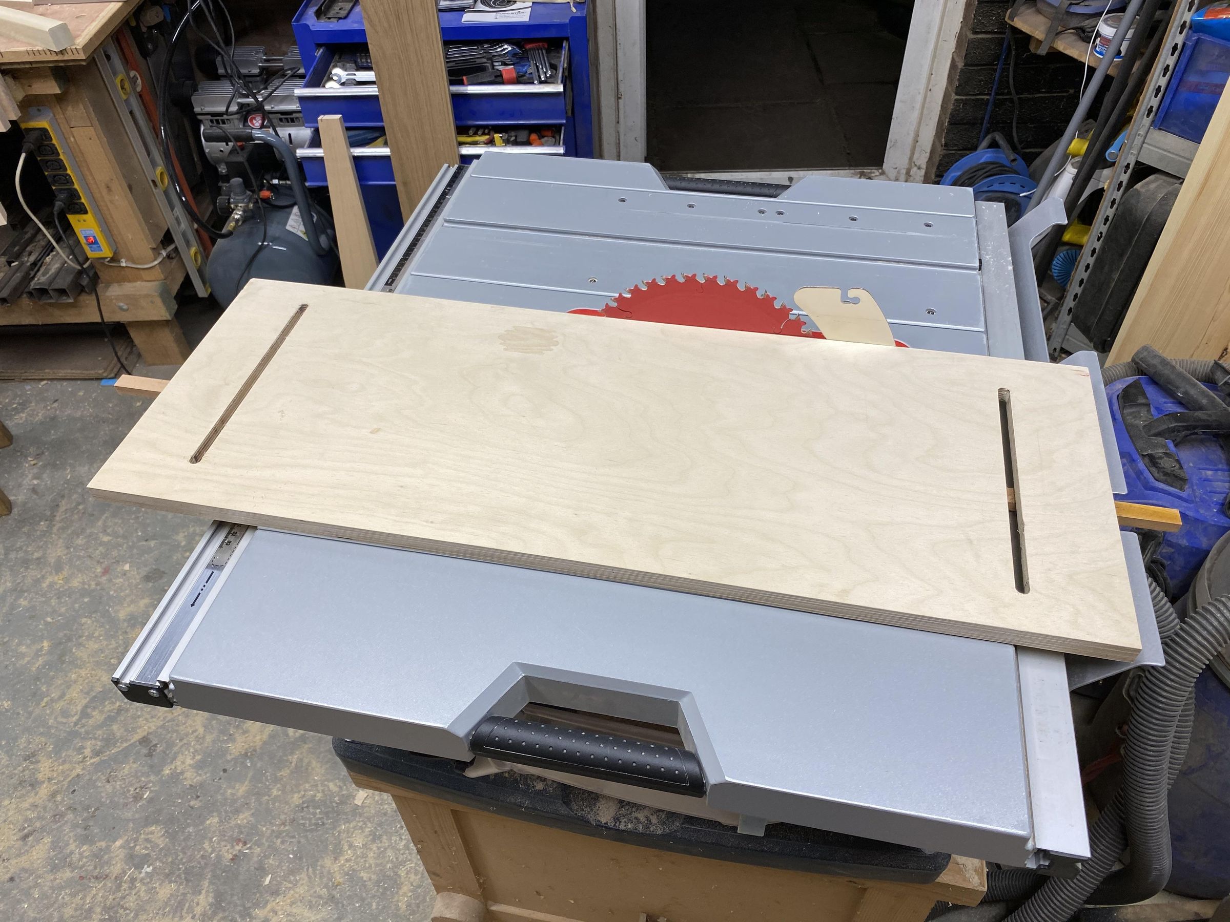 A Much Safer Table Saw Taper Jig : 8 Steps (with Pictures) - Instructables