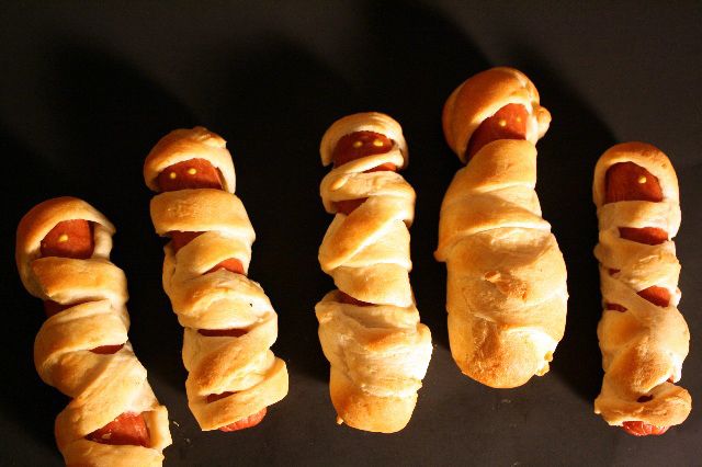 Mummy Dogs : 4 Steps (with Pictures) - Instructables