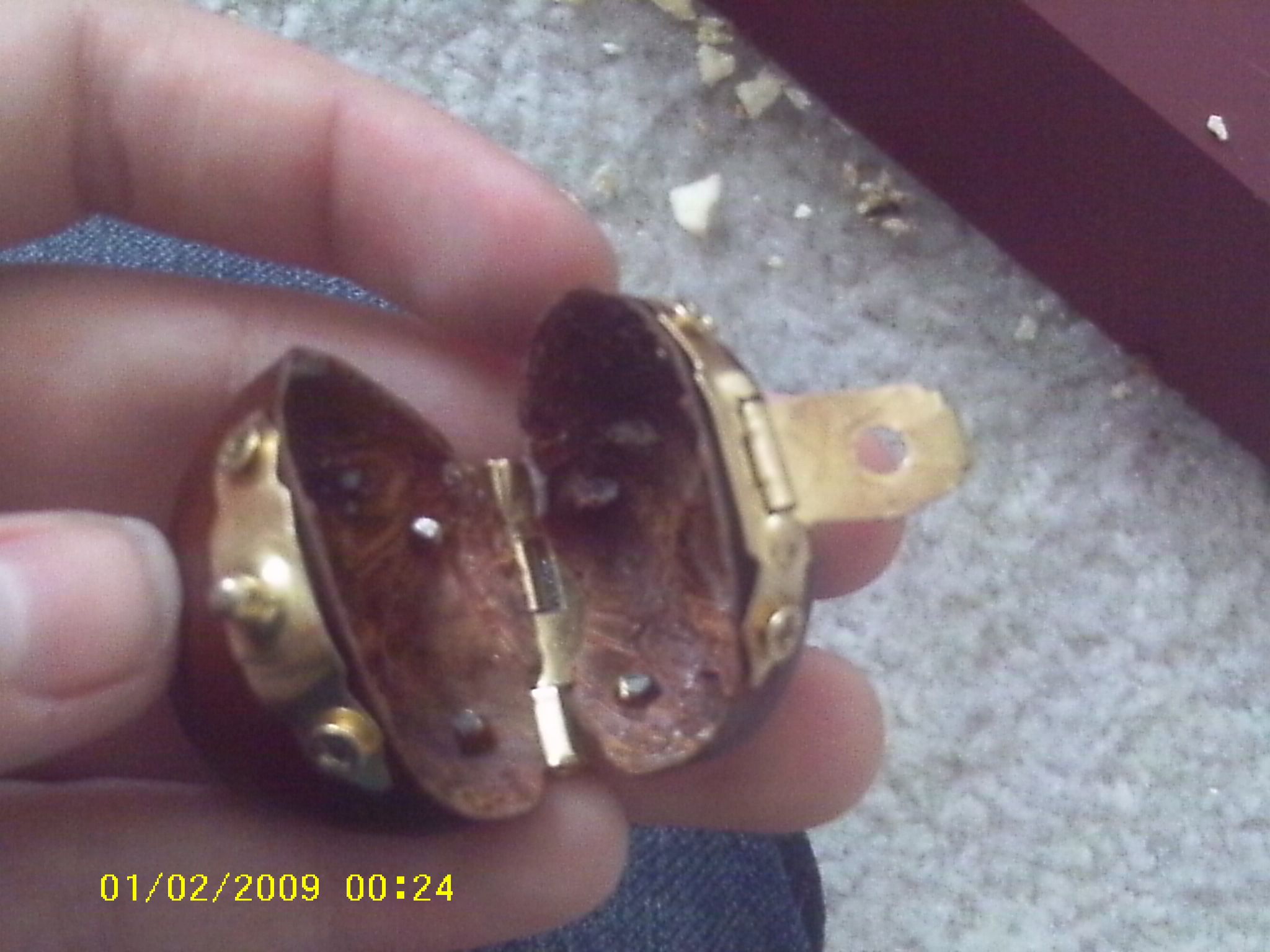 Buckeye Box (or Necklace) : 5 Steps - Instructables