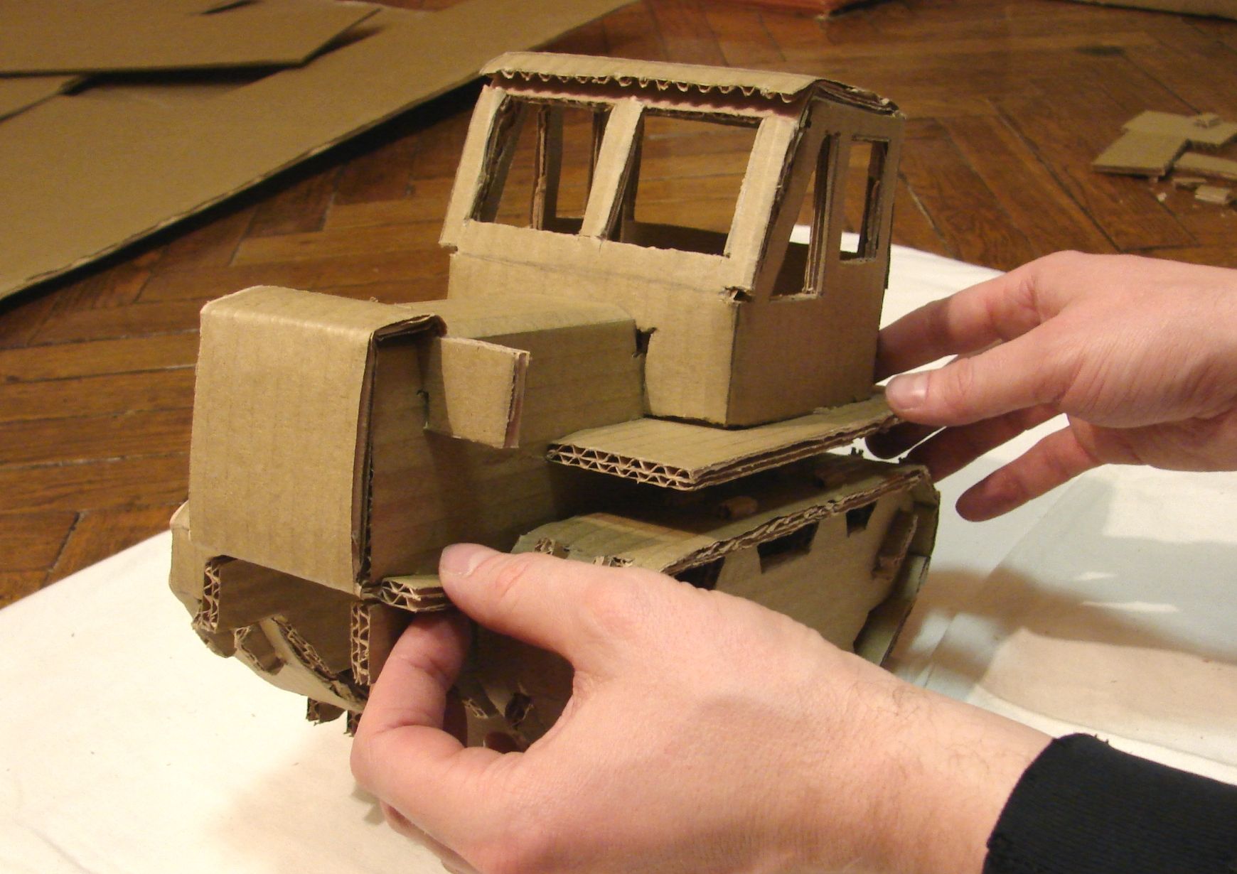 Tractor-cardboarder : 16 Steps (with Pictures) - Instructables