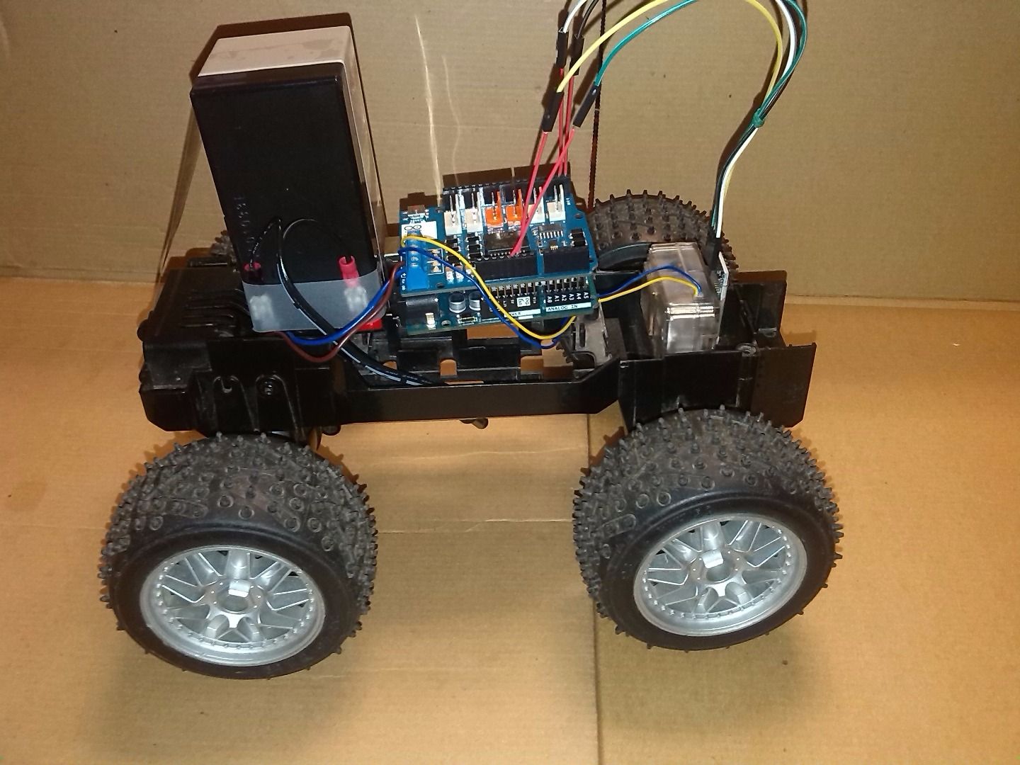 Arduino RC Car Bluetooth Con Motor Shield : 4 Steps - Instructables