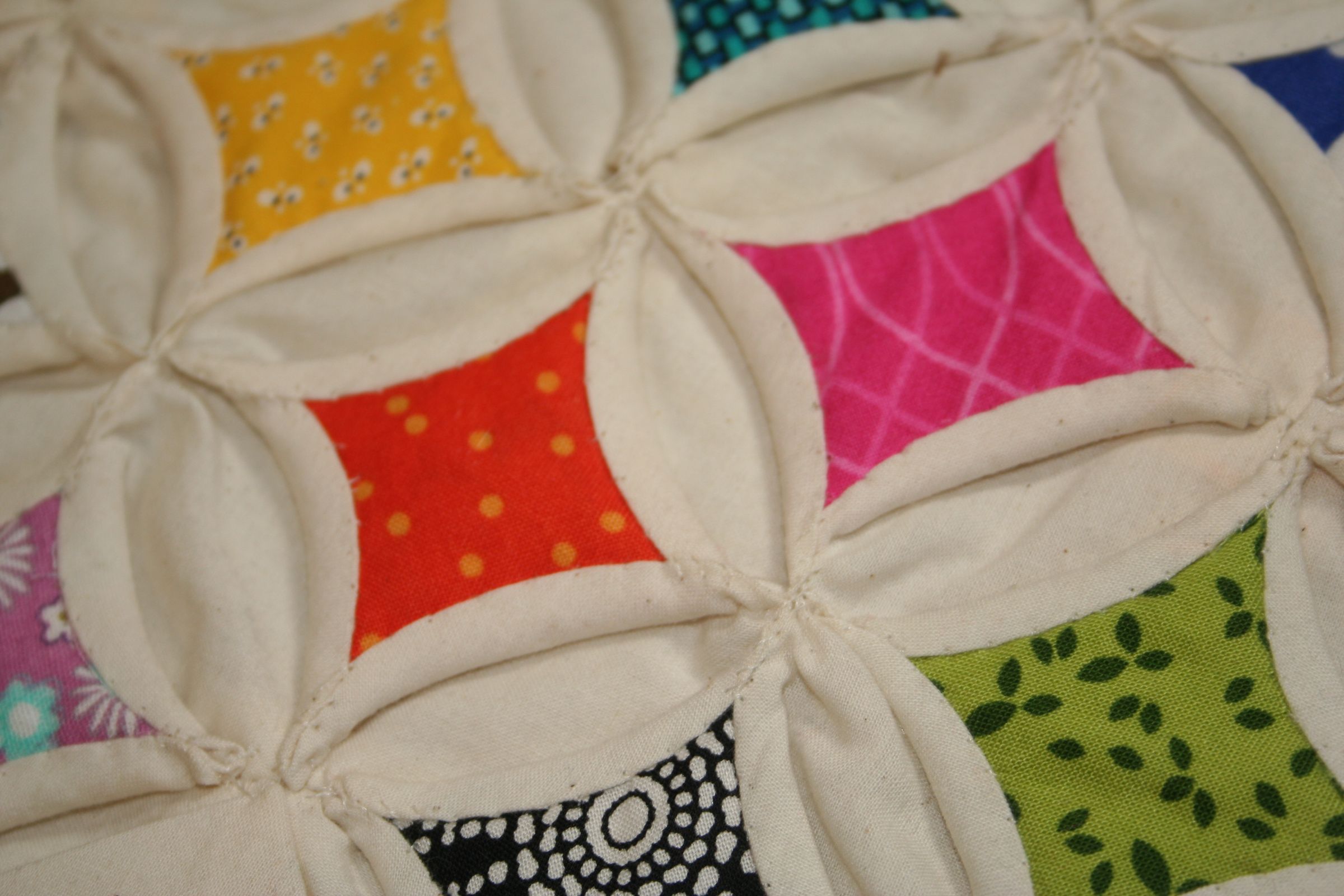 Cathedral Windows Quilt Squares : 9 Steps (with Pictures) - Instructables