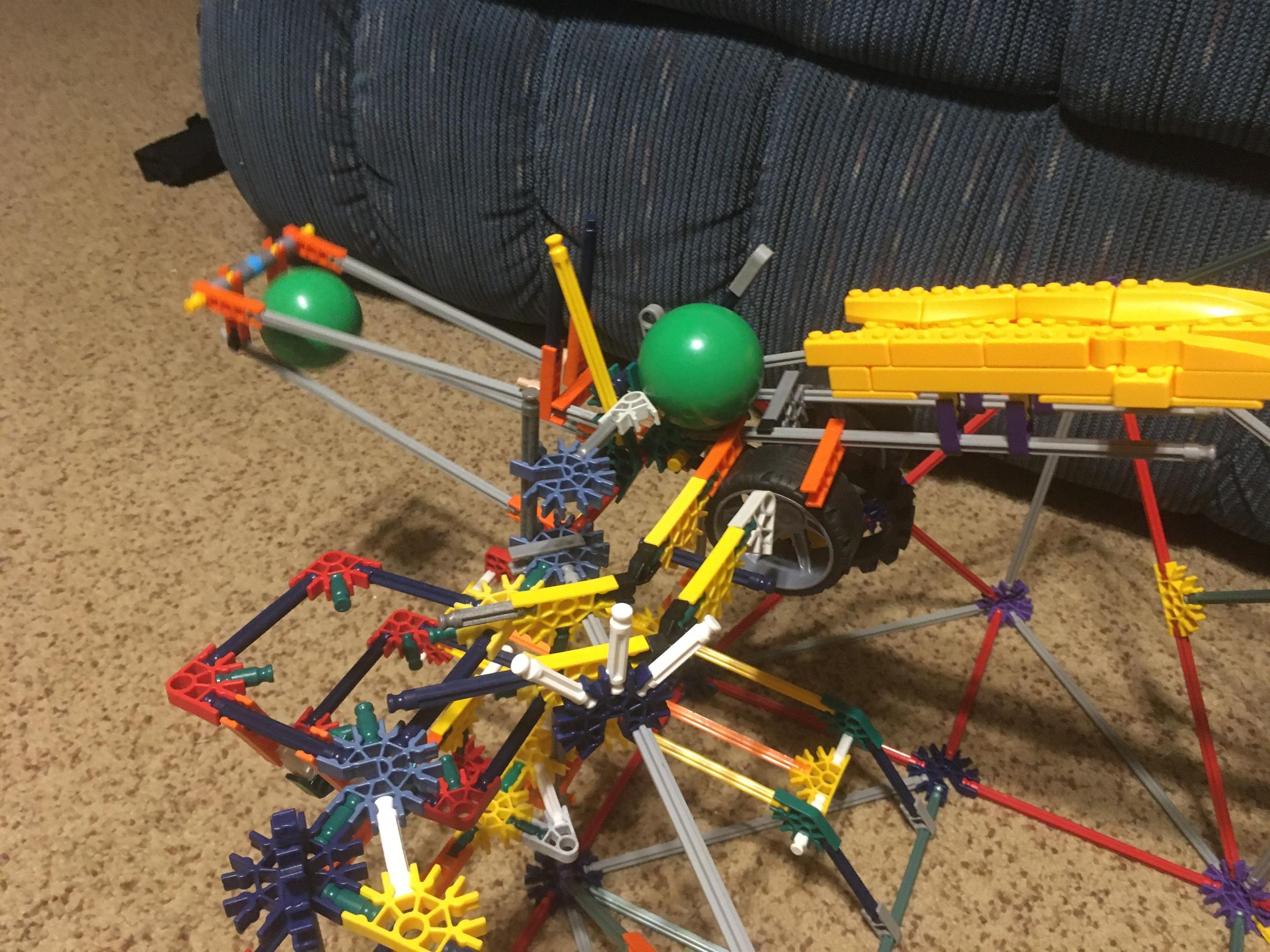 Indecisive Drawbridge: a K'nex Ball Machine Element : 8 Steps - Instructables