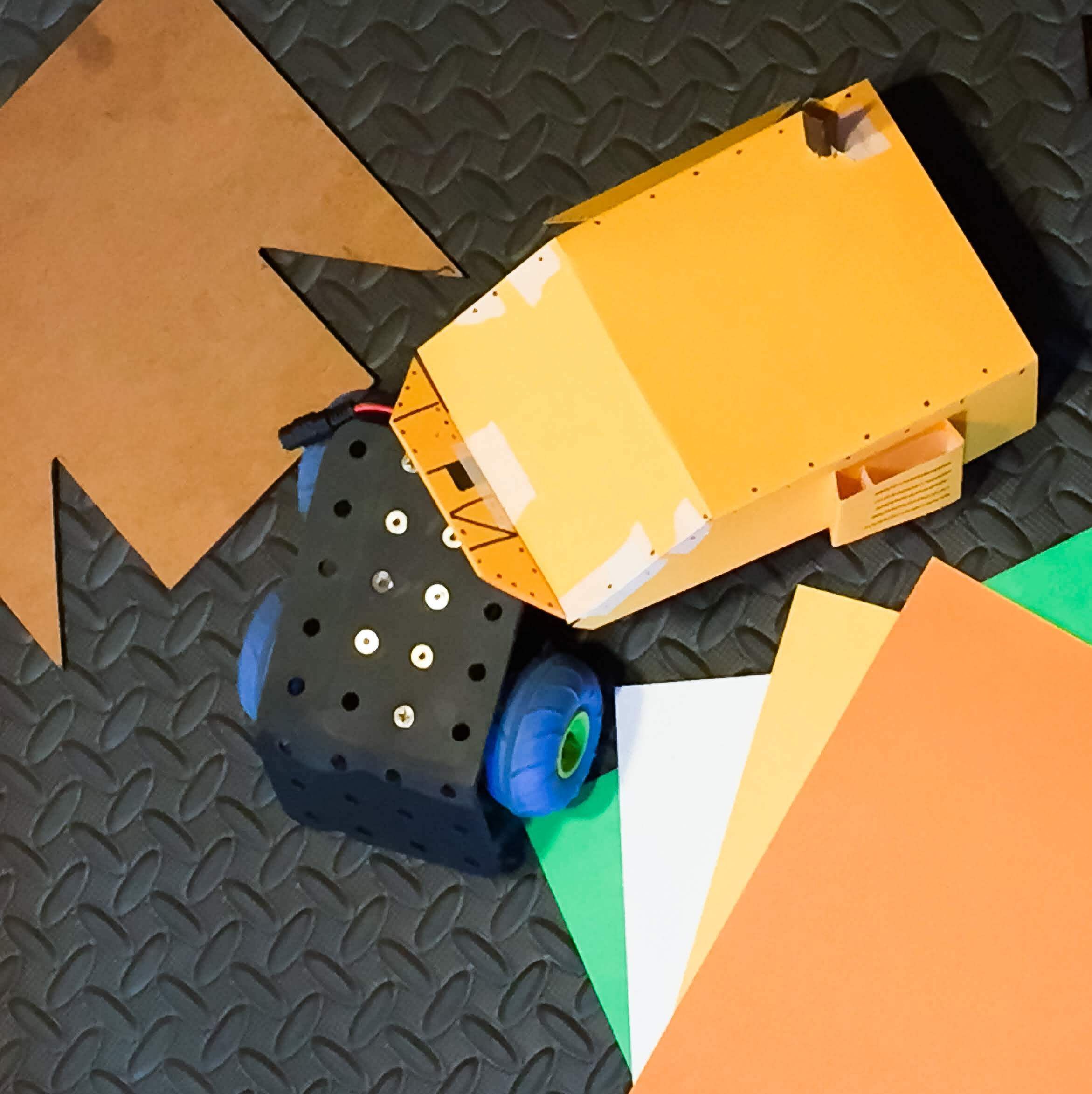 FOLD-N-FIGHT BATTLEBOTS : 7 Steps - Instructables