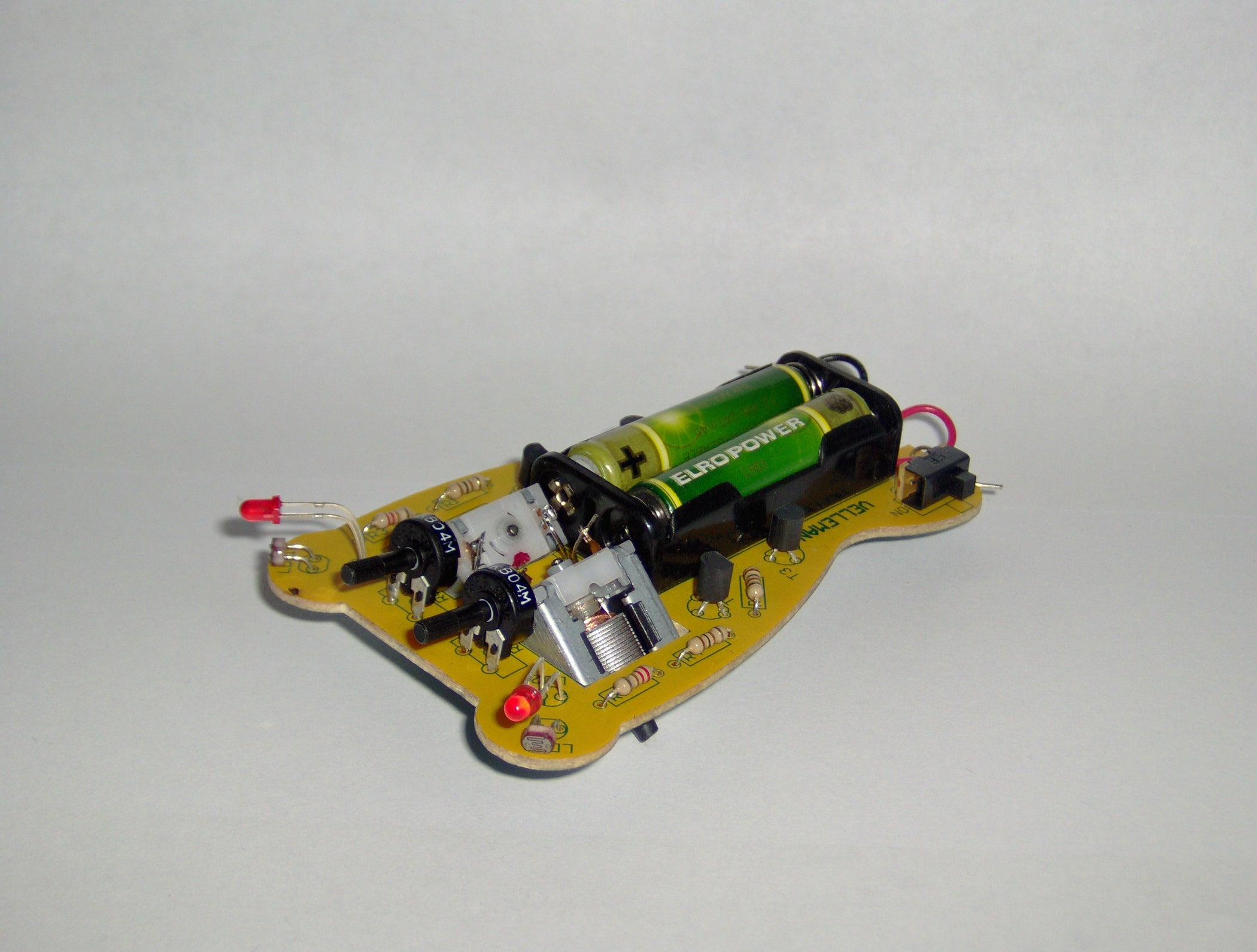 Easy Robot: Light Follower : 4 Steps - Instructables