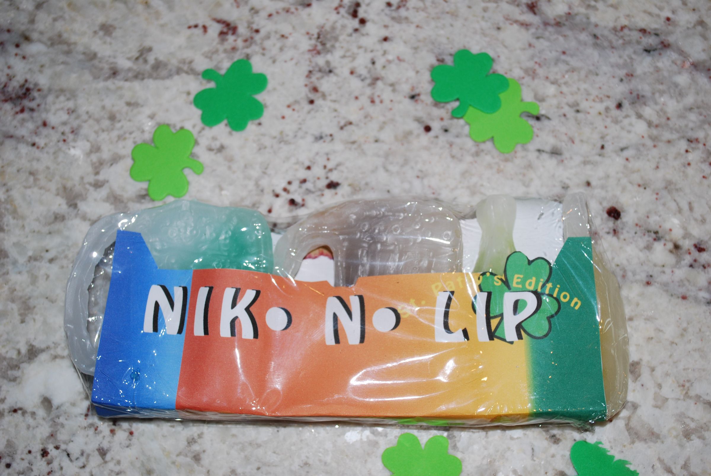 Nik N Lip St. Patty's Day Edition : 9 Steps - Instructables