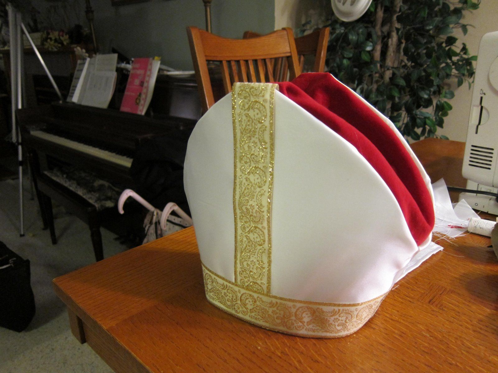 Easy Pope Costume (optionally No Sew!) : 5 Steps - Instructables