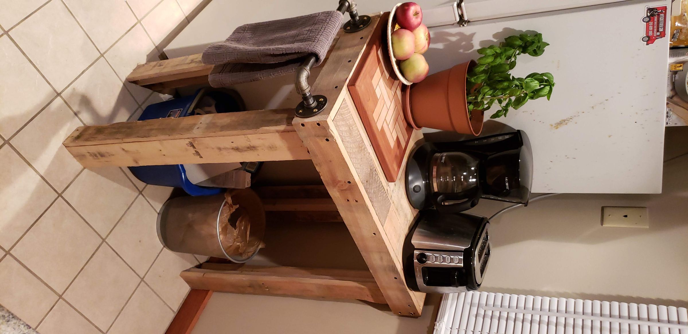 Pallet Wood Counter Space : 6 Steps (with Pictures) - Instructables