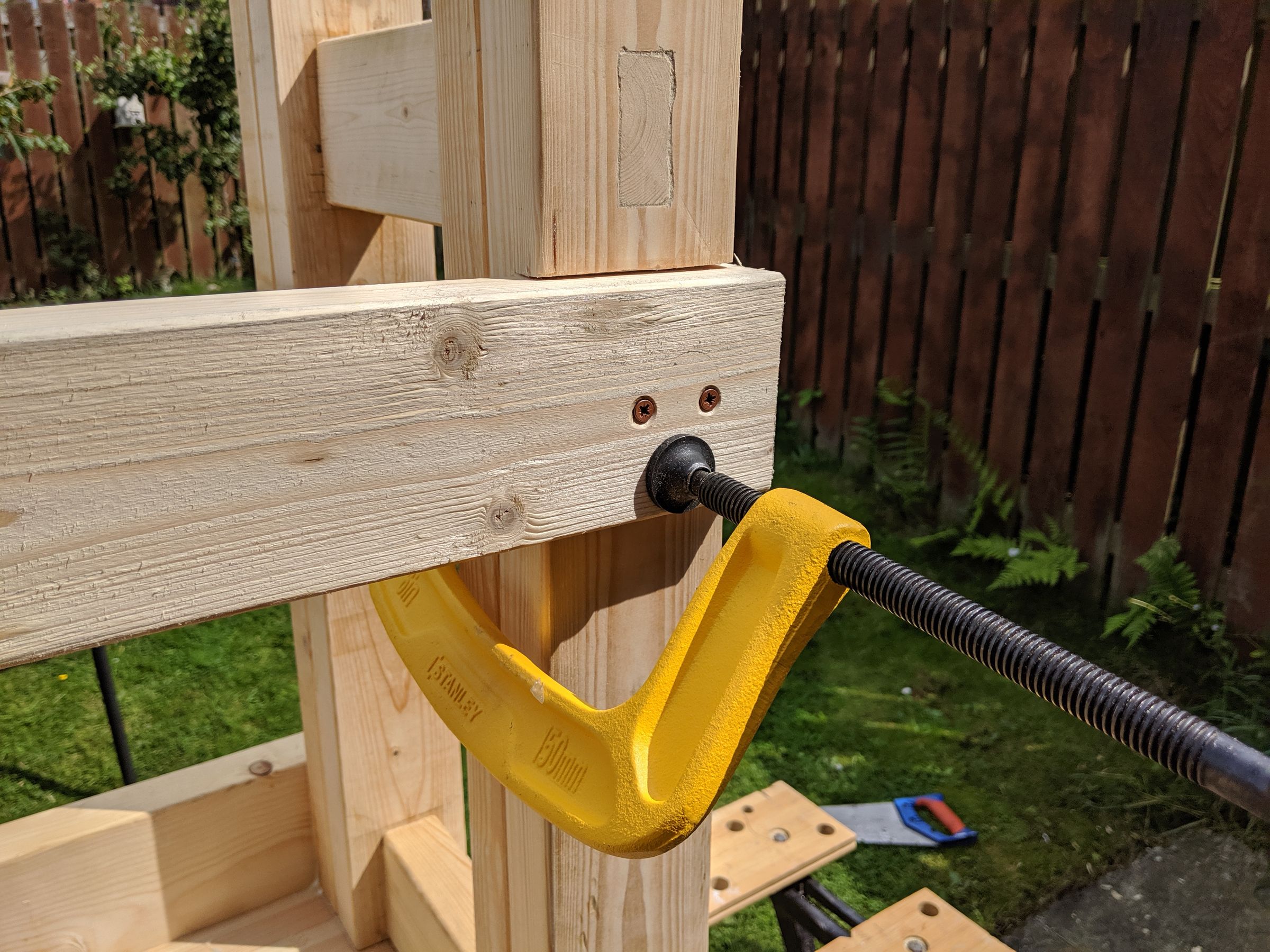 Simple Wood Workbench : 4 Steps (with Pictures) - Instructables