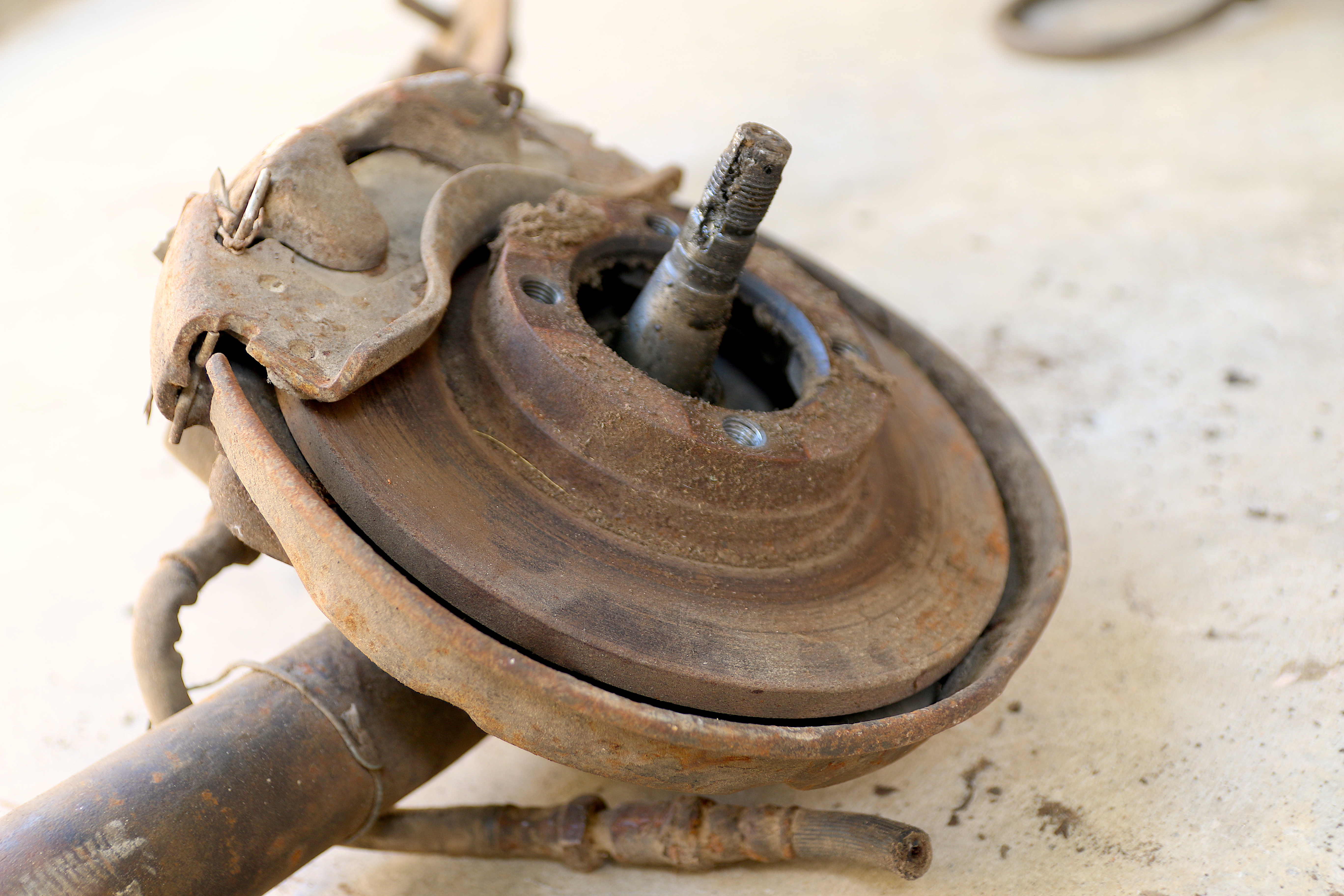 DIY Shock Absorber Stool : 9 Steps (with Pictures) - Instructables