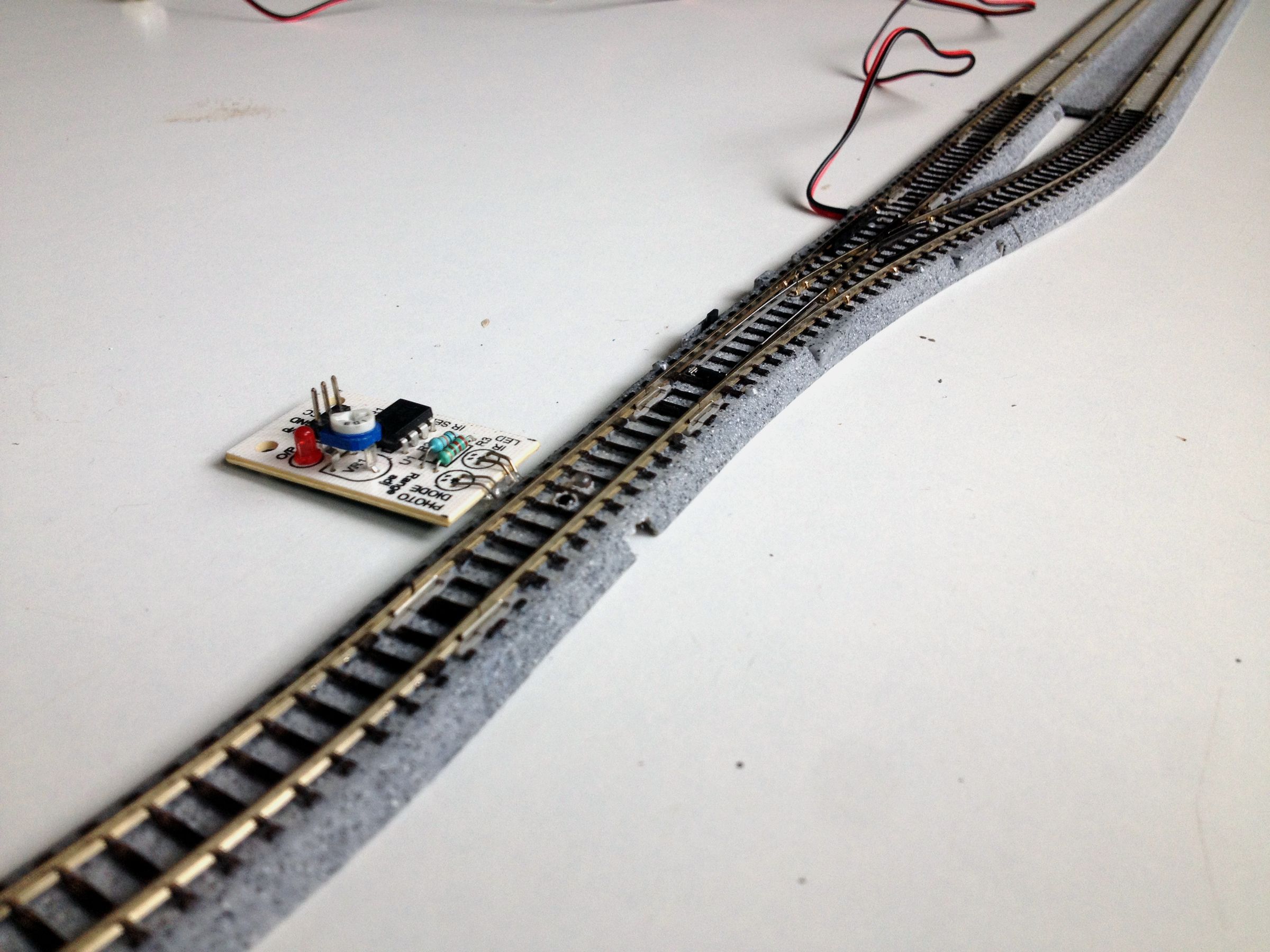 two train automated layout | Model Scenery Tutorials