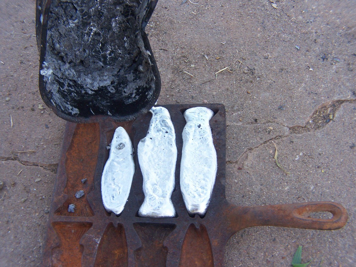 How to Cast Aluminum Fish : 4 Steps - Instructables