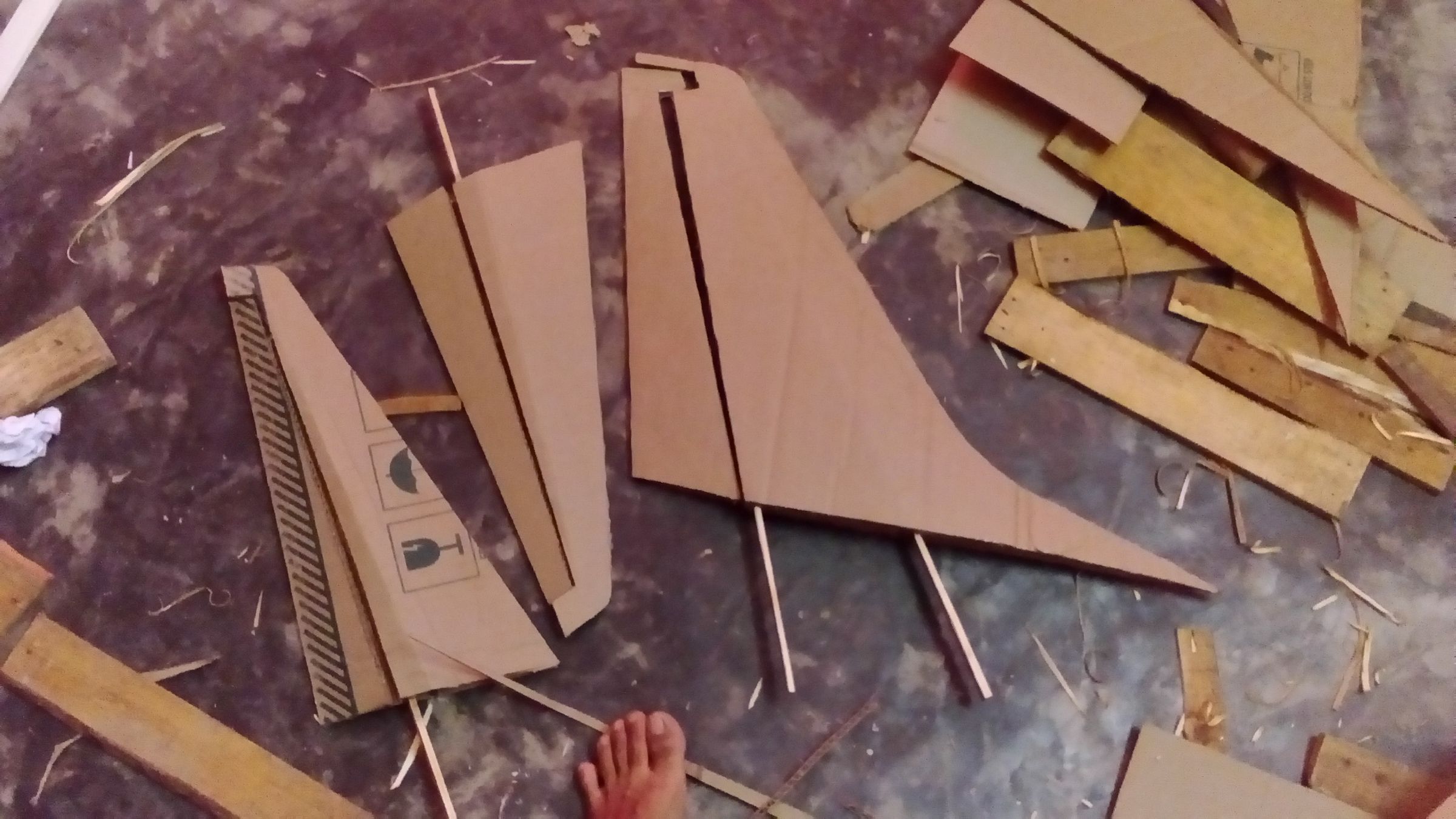Boeing 737-800 Build Out of CARDBOARD : 9 Steps (with Pictures ...