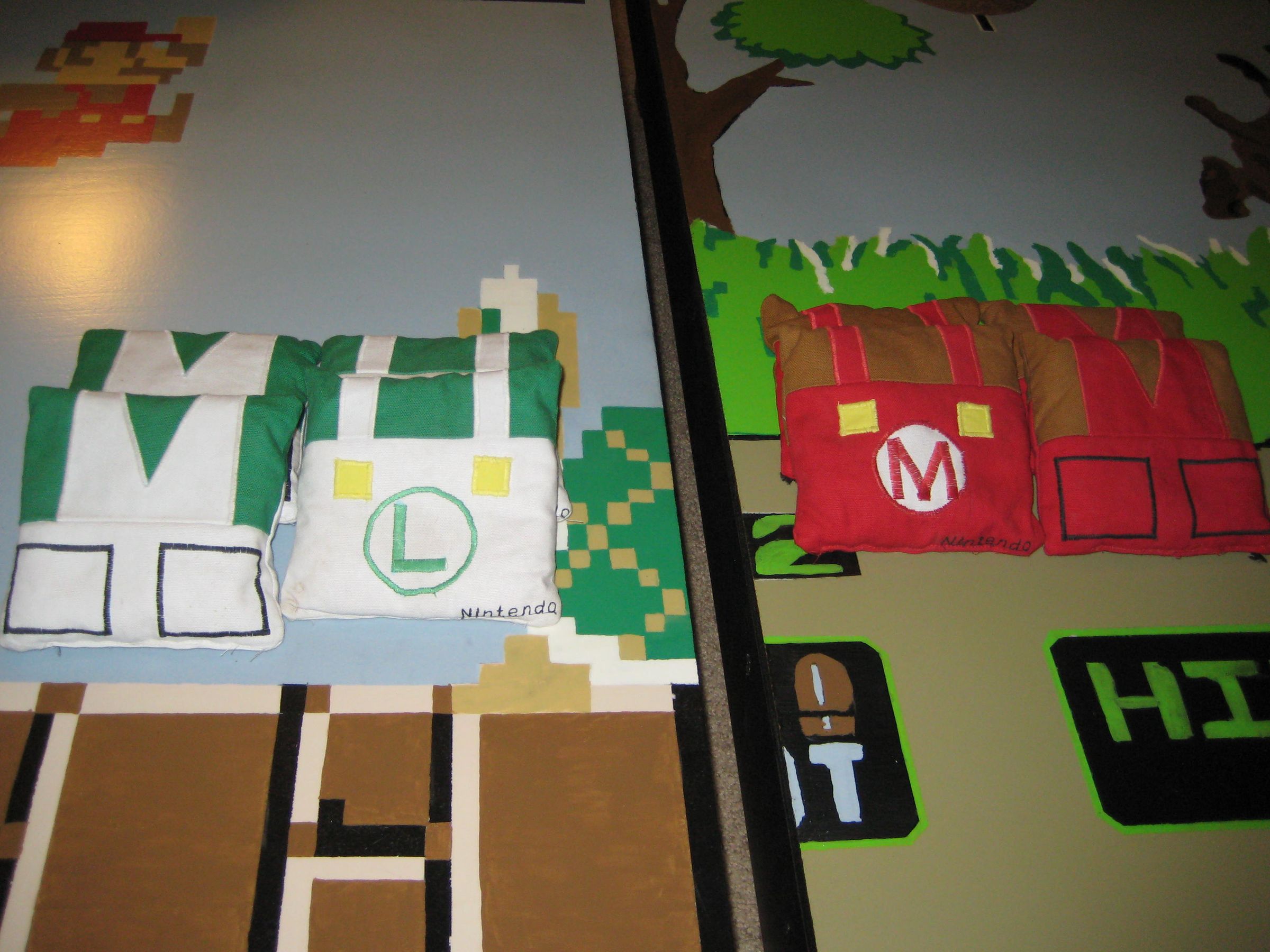 Mario and Luigi Corn Hole Bags : 10 Steps (with Pictures) - Instructables