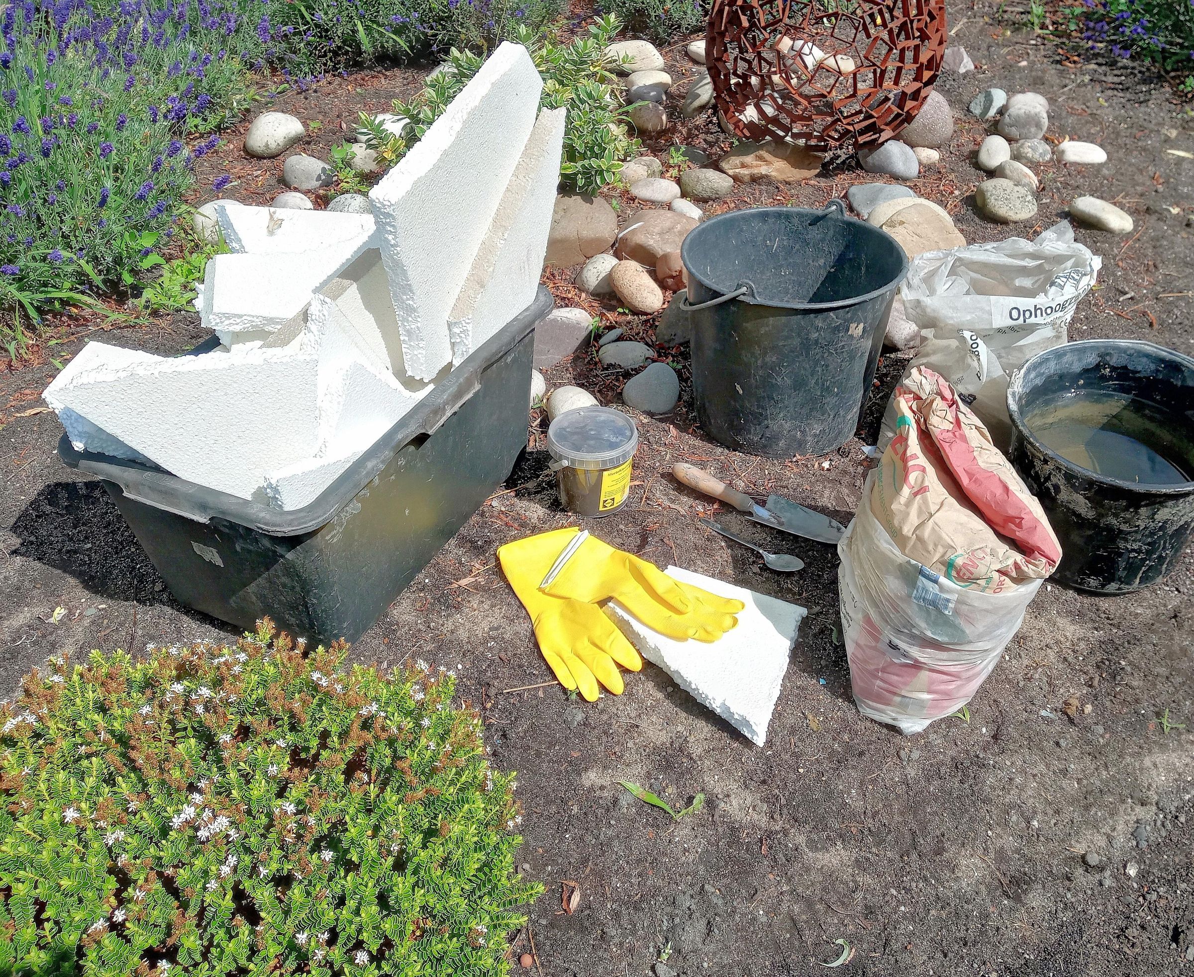 Faux Rocks That Look Real : 11 Steps (with Pictures) - Instructables