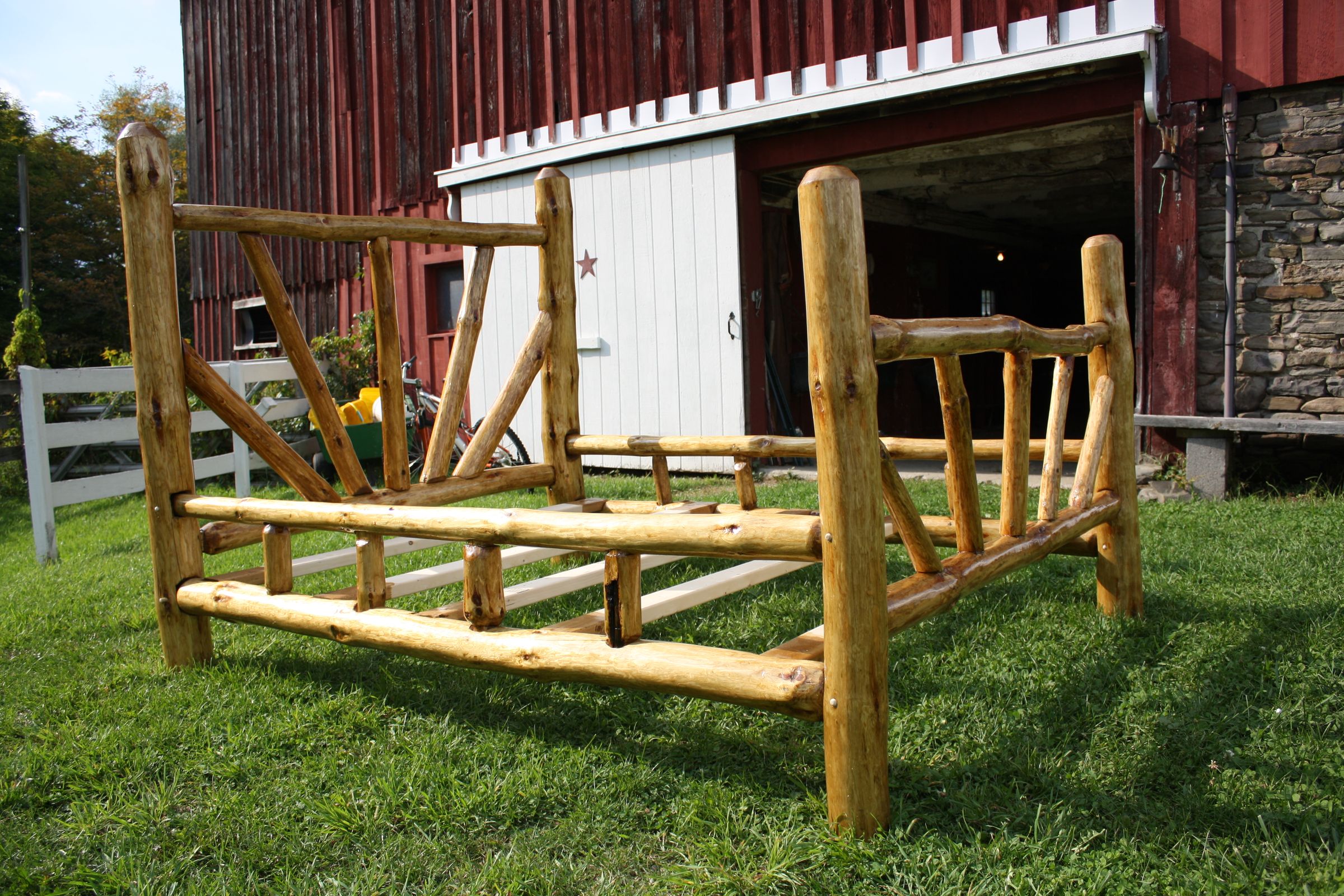Rustic Bed Frame - Queen Size : 15 Steps (with Pictures) - Instructables