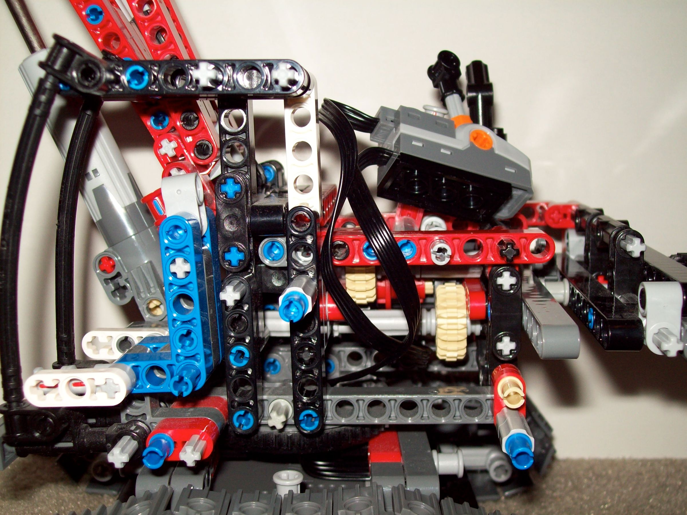 Lego 8294 Excavator Swing Mod : 6 Steps - Instructables