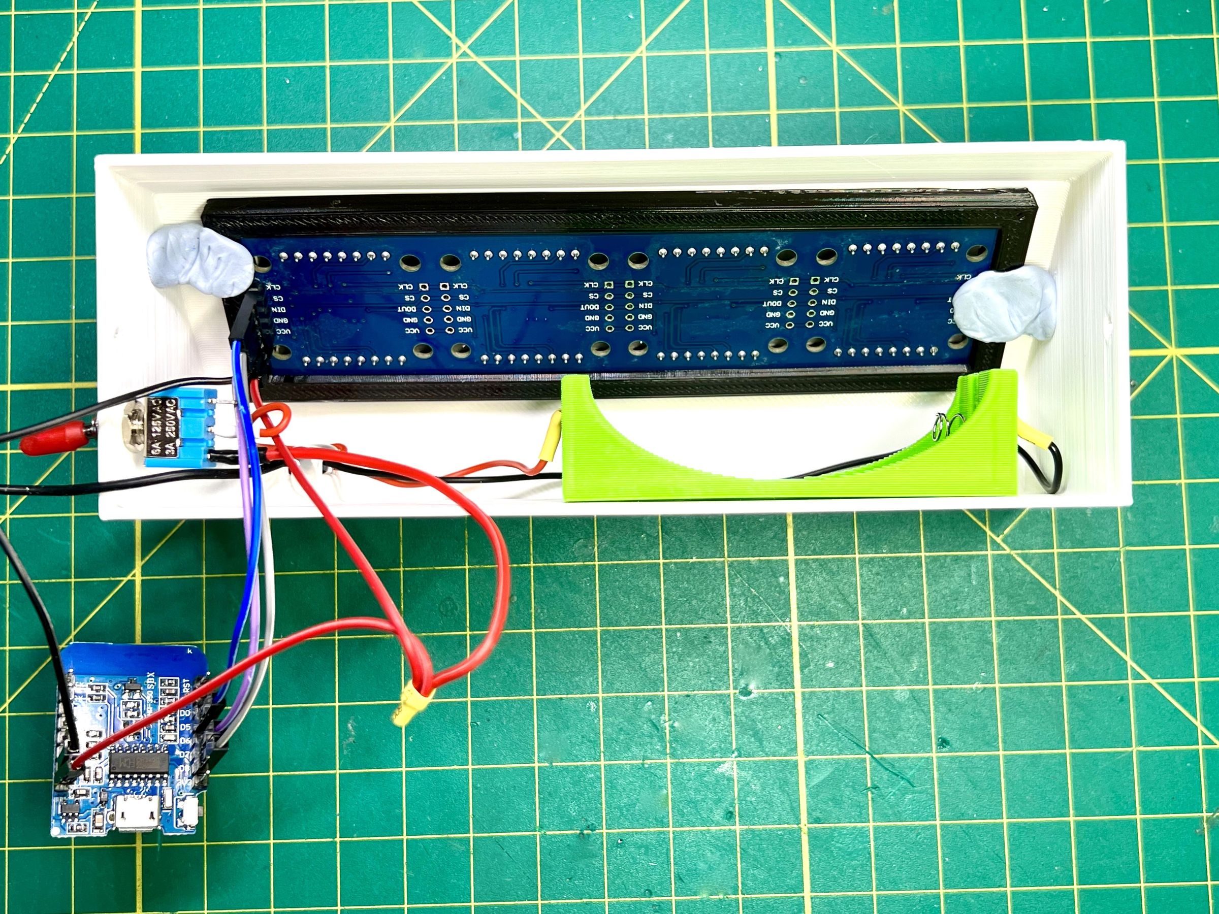 Programmable Sticky Note: Desktop Scrolling LED Display : 10 Steps (with Pictures) - Instructables
