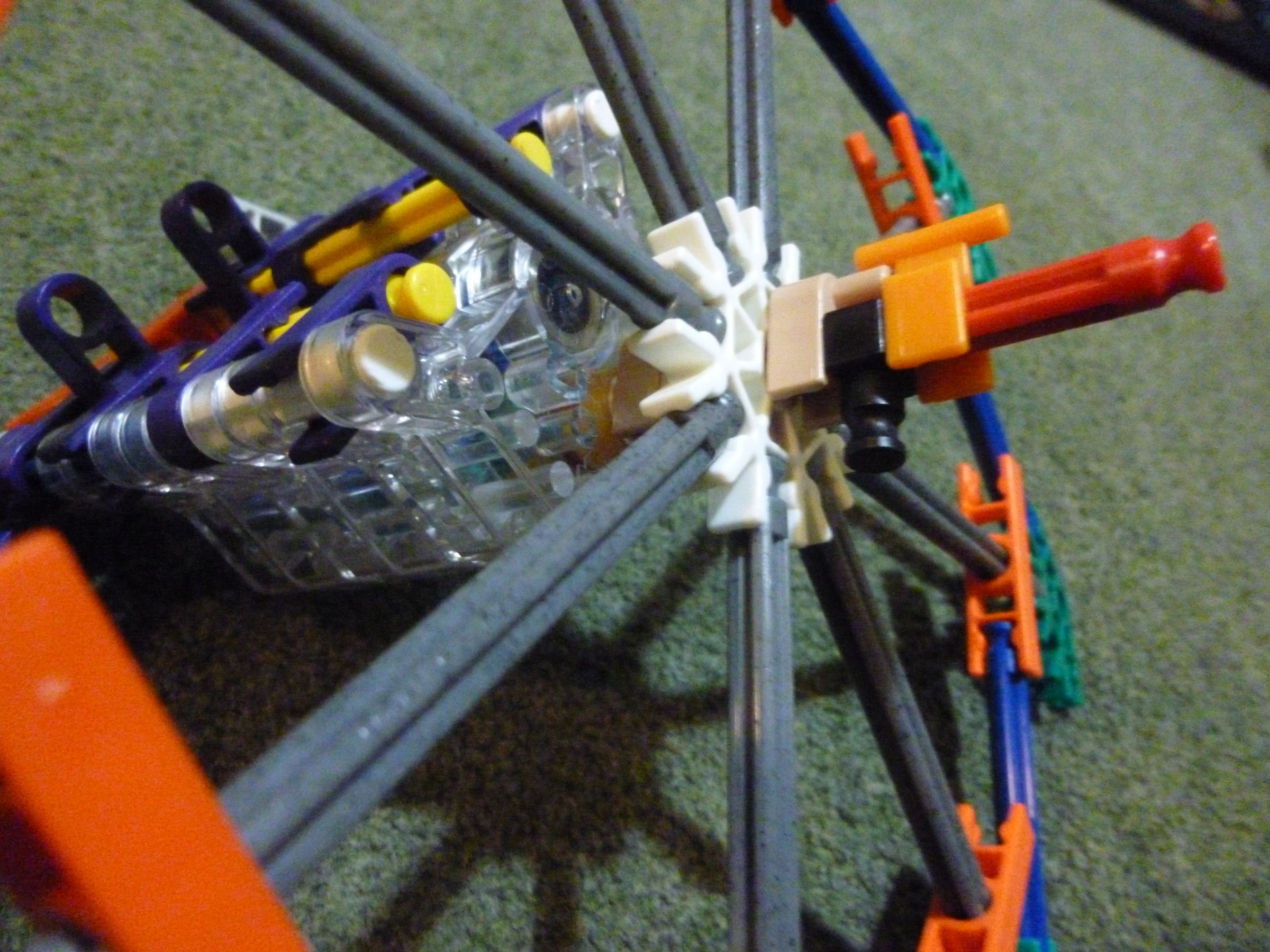 The Spinnybot - a K'nex Spinny Thing : 6 Steps - Instructables