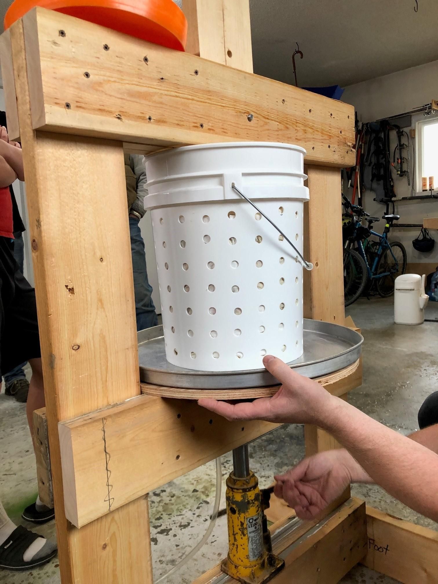 DIY Cider Press - Clean and Simple : 9 Steps (with Pictures ...