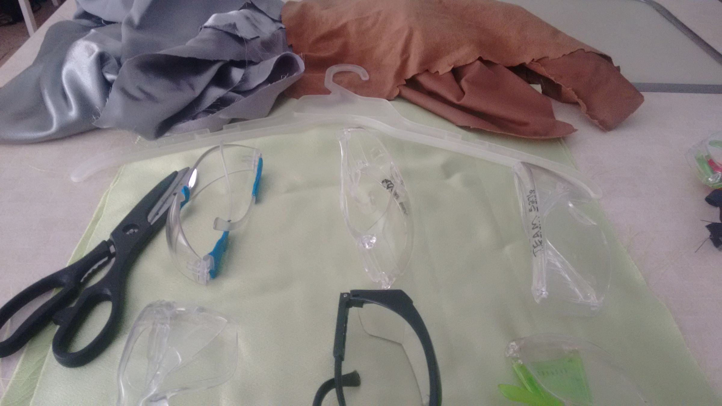 Soft Pockets Safety Glasses Storage : 7 Steps (with Pictures ...