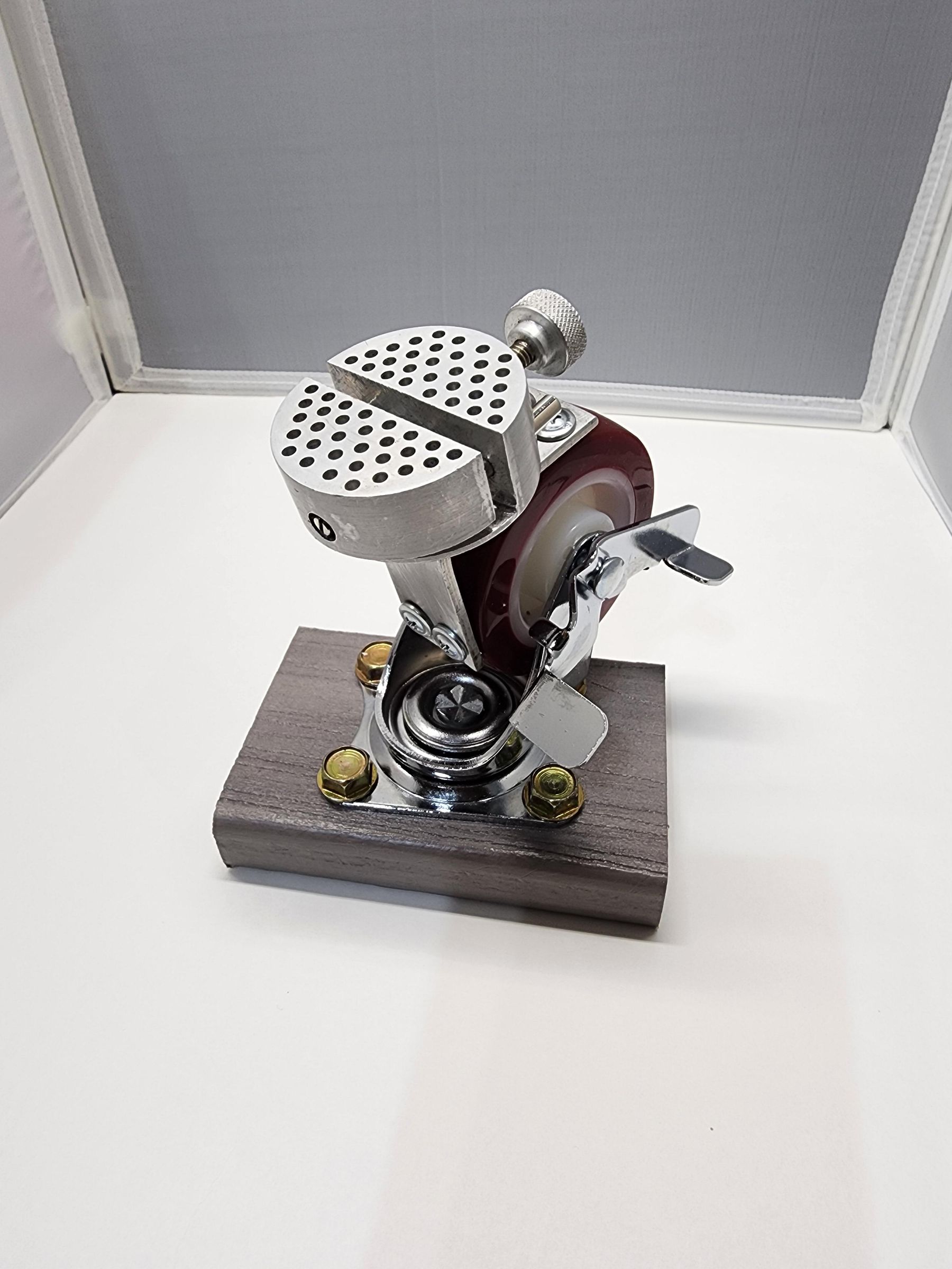 Engraving Vise, Mini Swivel - Using a Locking Caster : 11 Steps ...