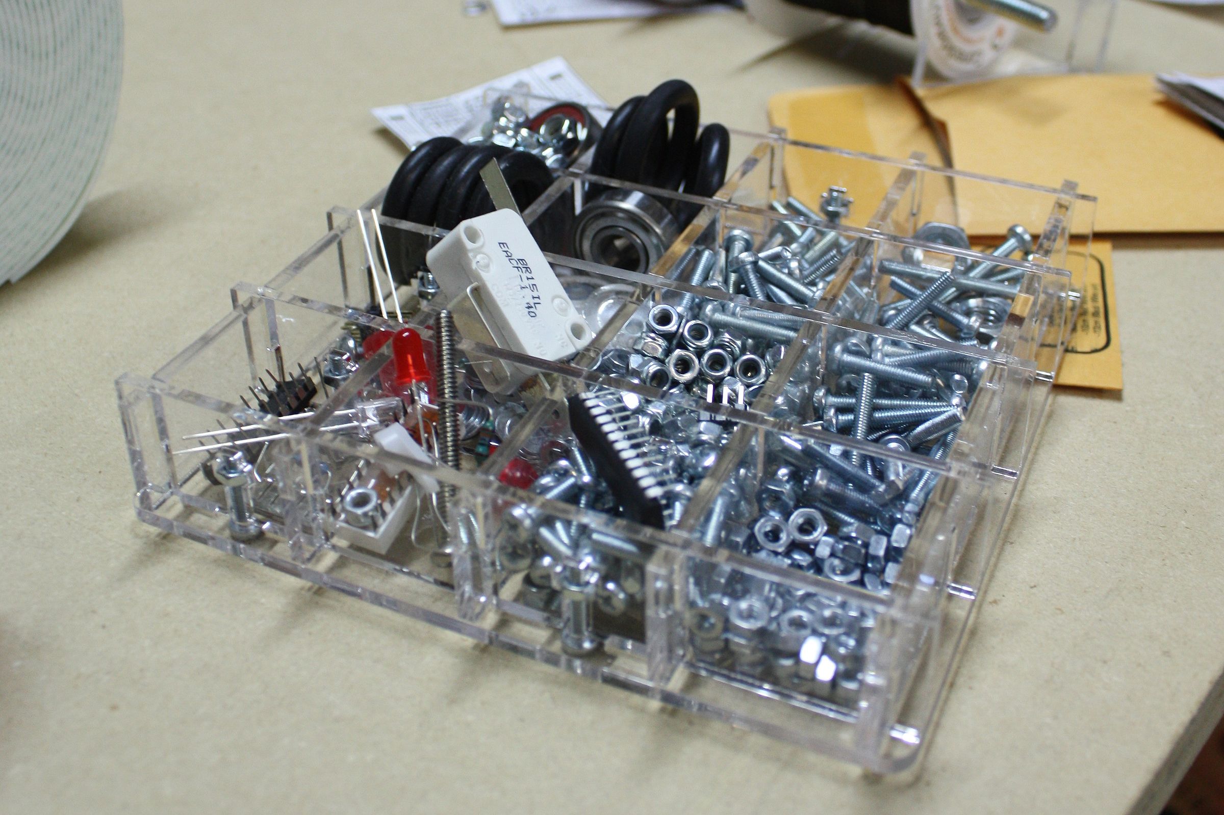 How to Make Anything (Using Acrylic and Machine Screws) : 6 Steps (with ...