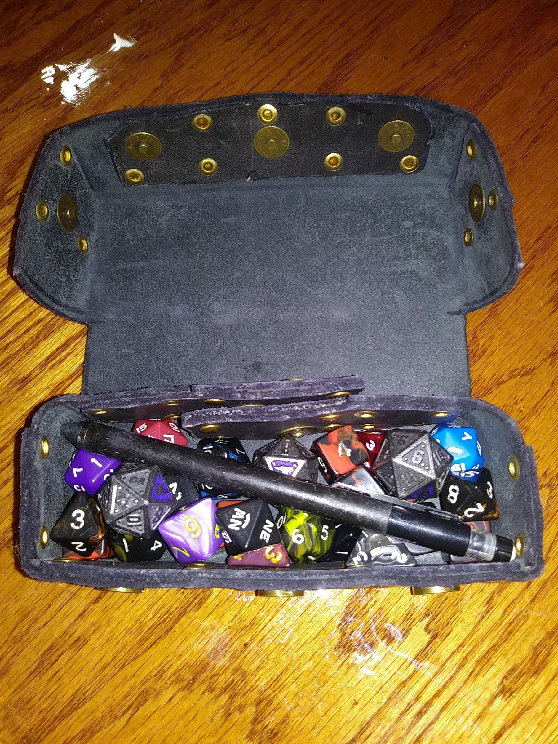 Unique Approach to Leather Dice Tray and Dice Storage : 11 Steps (with ...