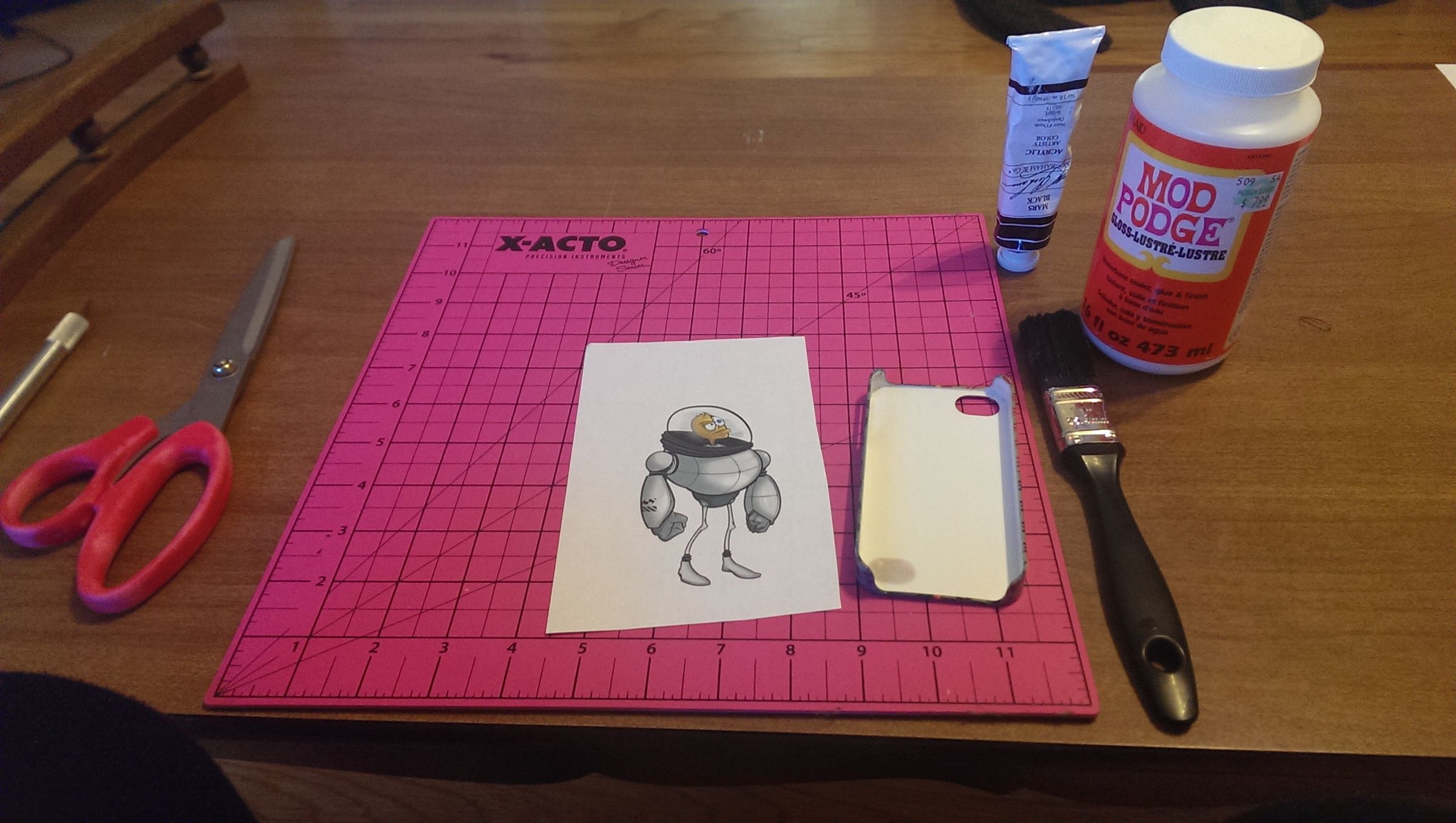 DIY Mod Podge Phone Case : 4 Steps - Instructables