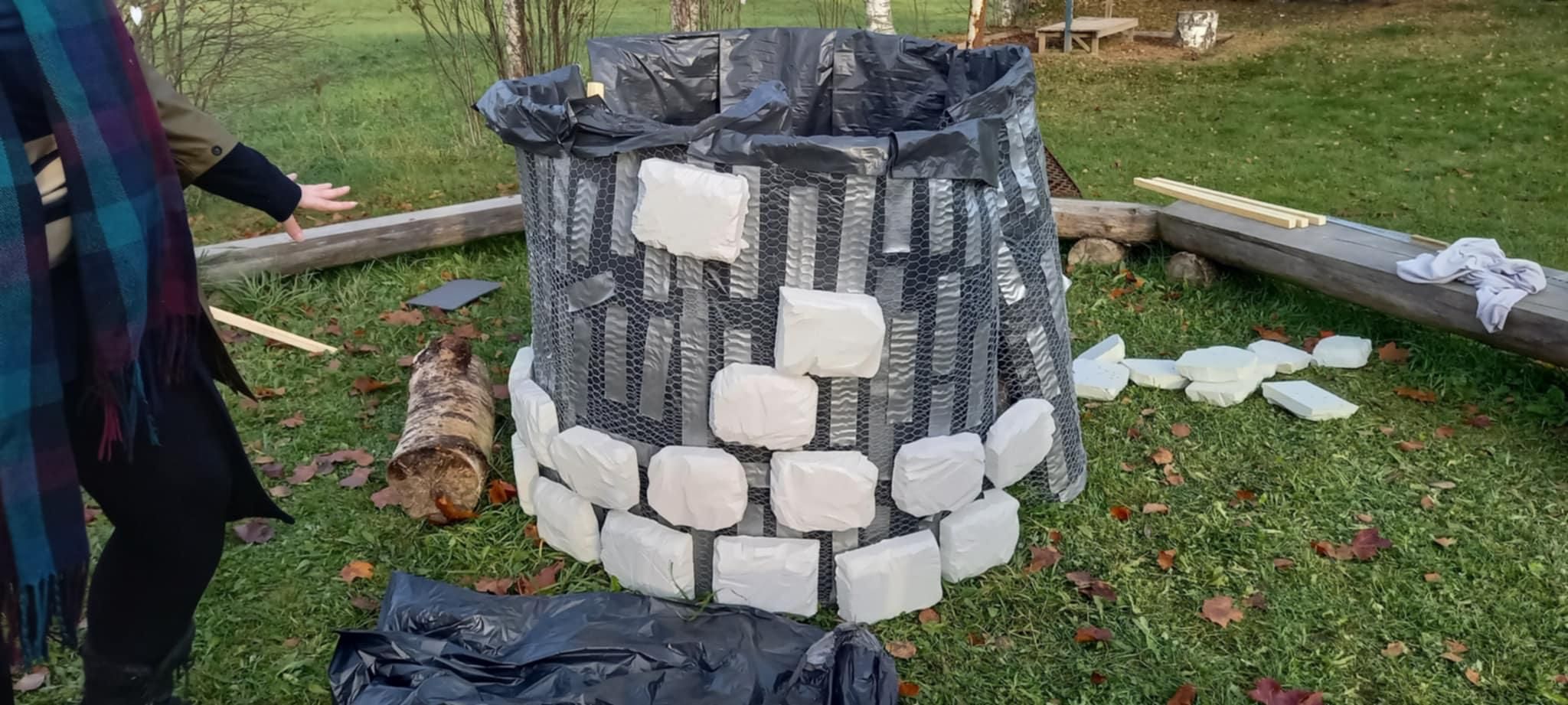 DIY Creepy Faux Well (Lightweight and Dismantlable) : 14 Steps (with ...