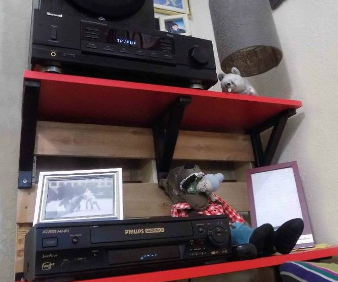 Electronics Pallet Shelf : 4 Steps (with Pictures) - Instructables