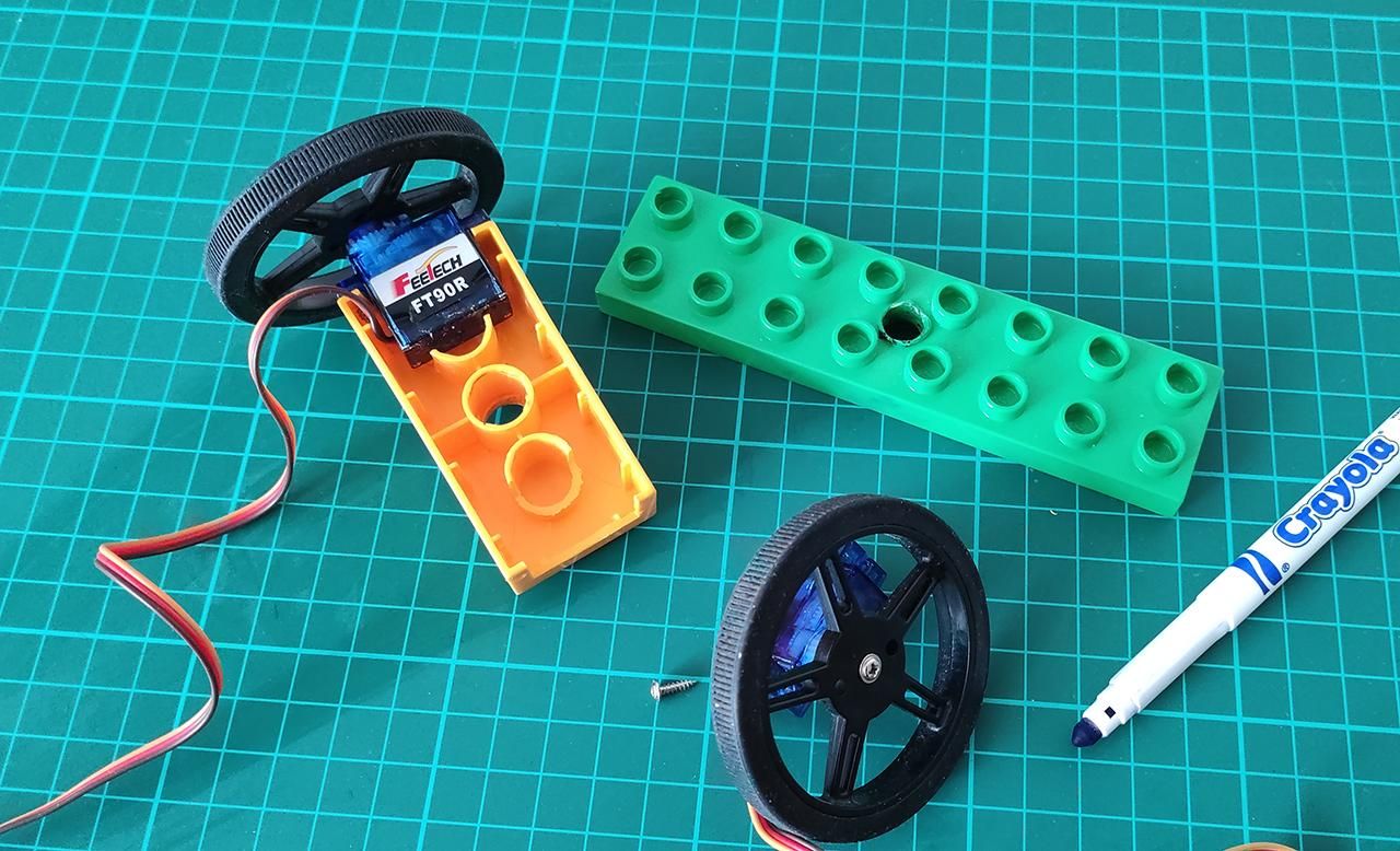 Drawing Robot Car With Lego DUPLO® : 3 Steps - Instructables